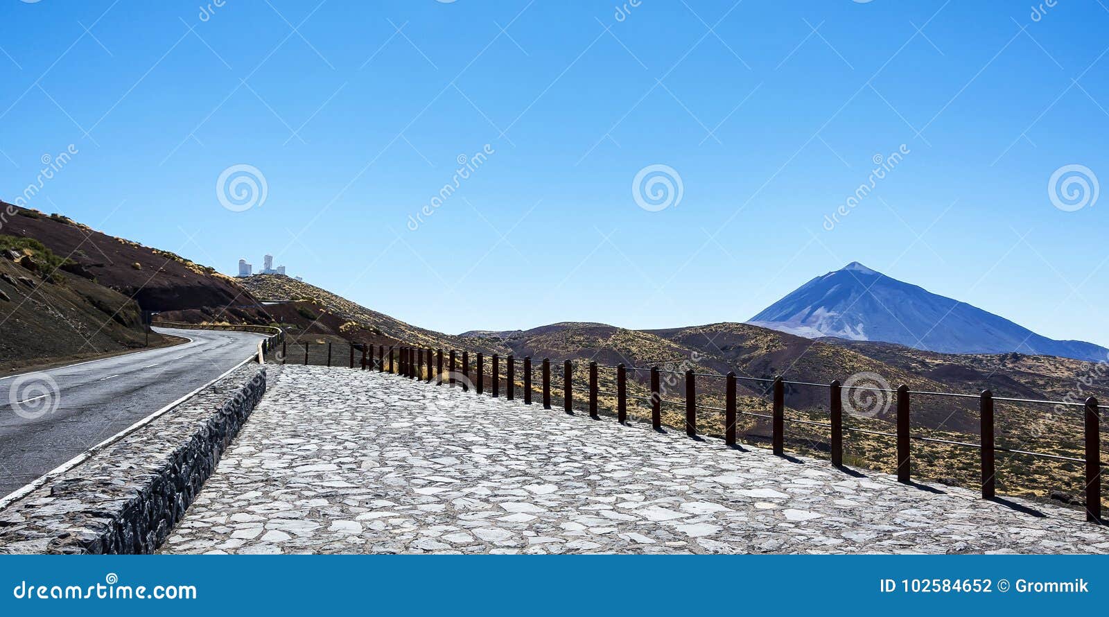 Mountainous Terrain Overlooking Teide Volcano and Observatory Stock ...