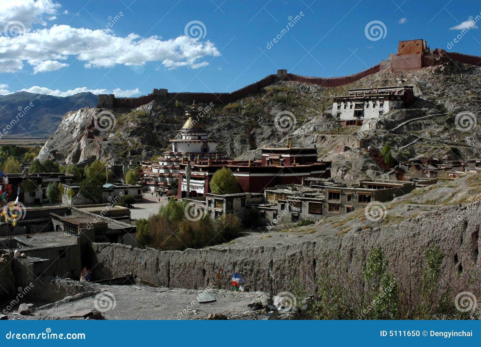 The Mountainous Tibetan Temple Stock Photo - Image of tibet, buddhist ...