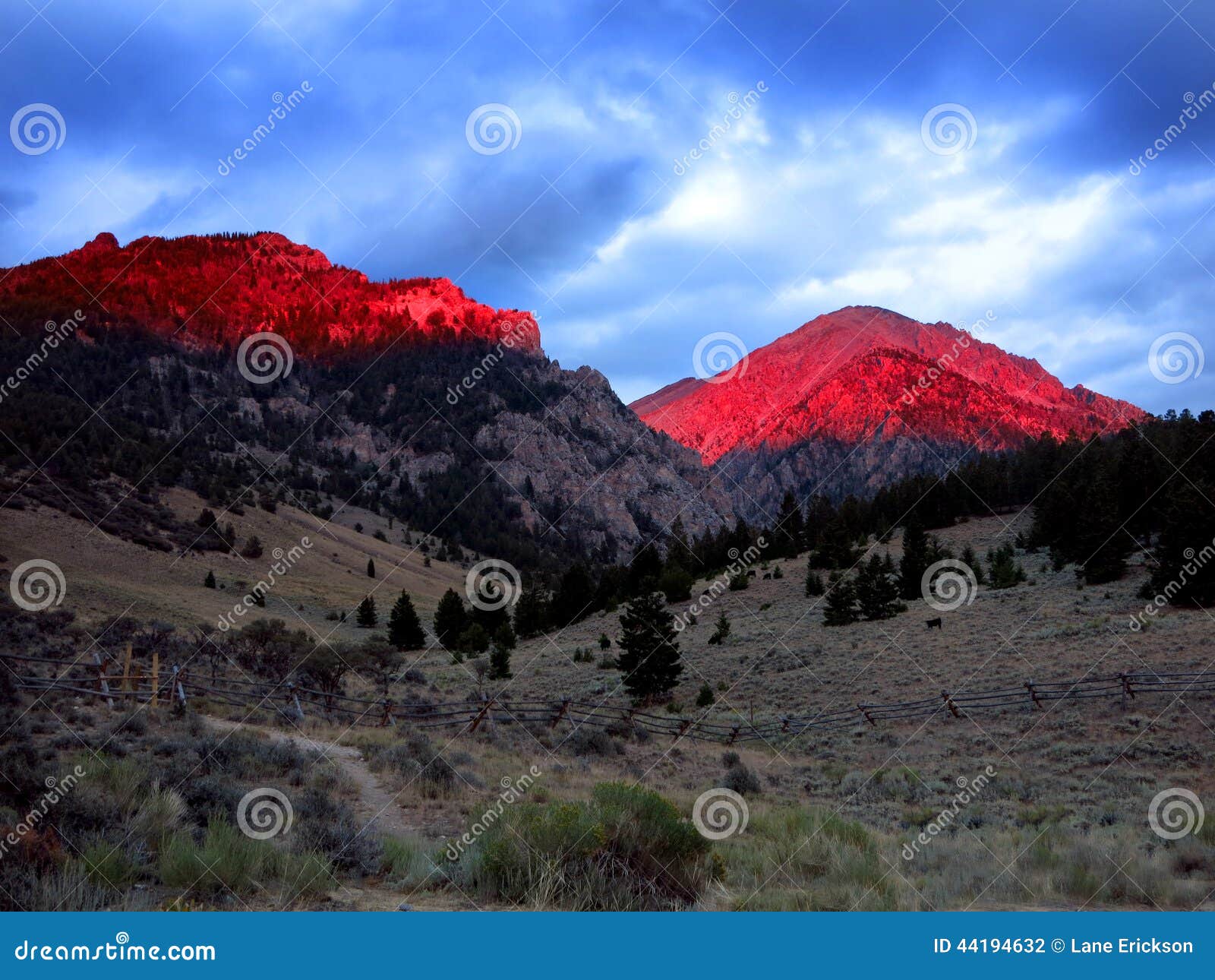 Mountains Sunlight Sunset Light Glowing Red Stock Photo - Image of ...