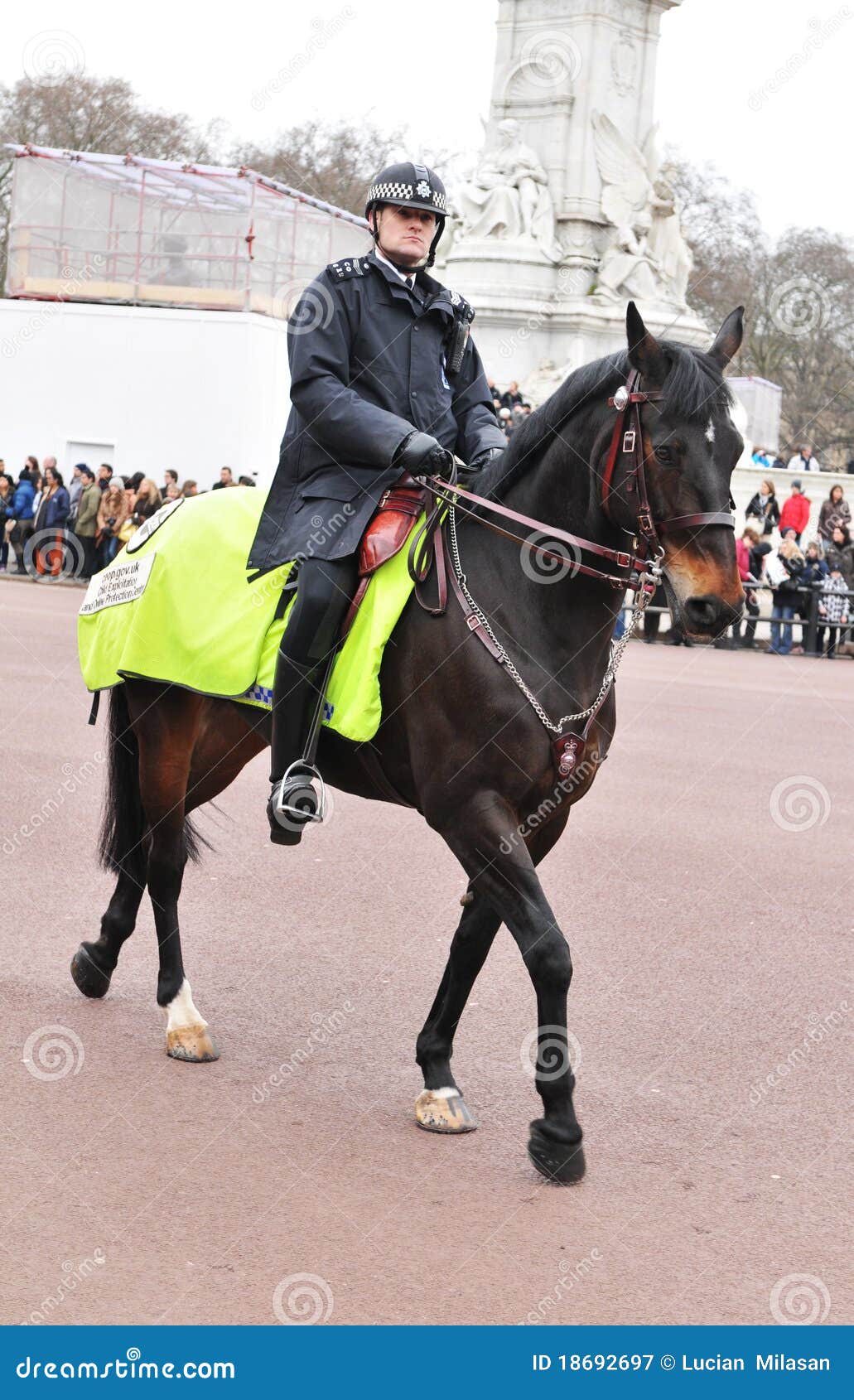 Mounted police editorial photography. Image of english - 18692697