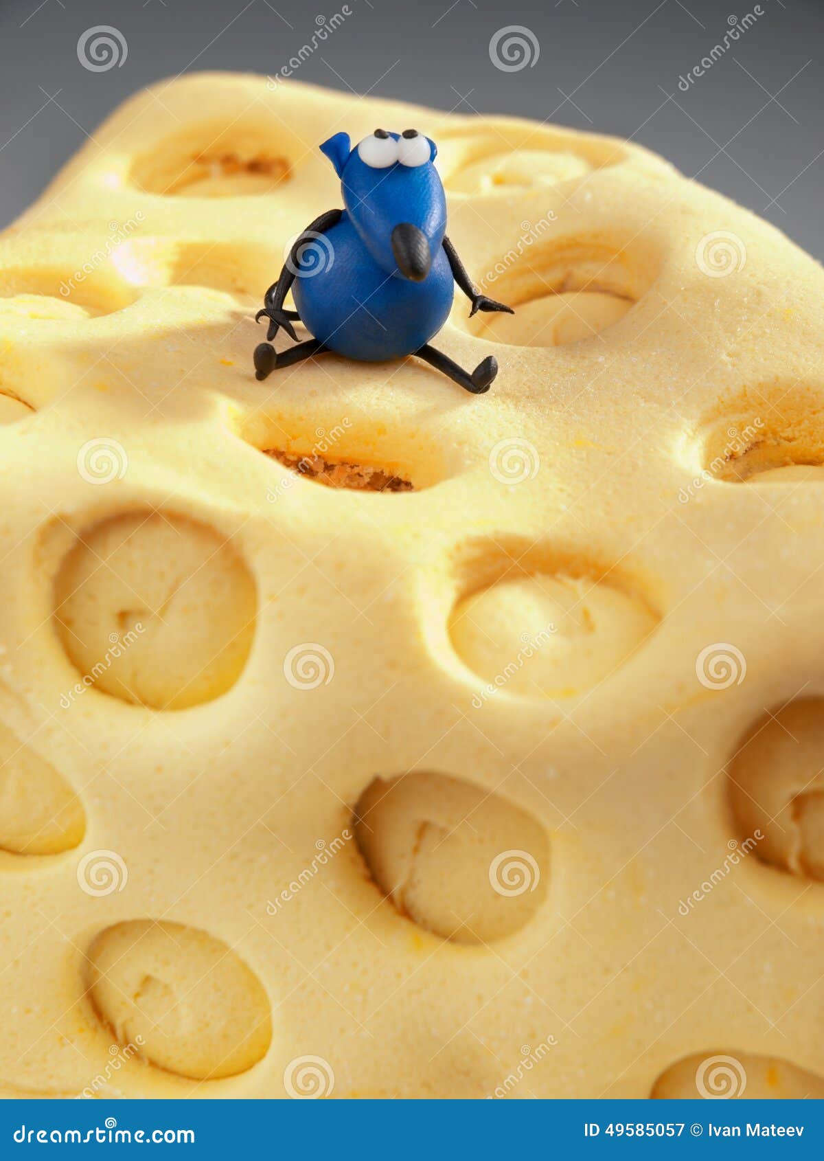 Mouse on Cheese Fondant Cake Stock Image - Image of handmade, life ...