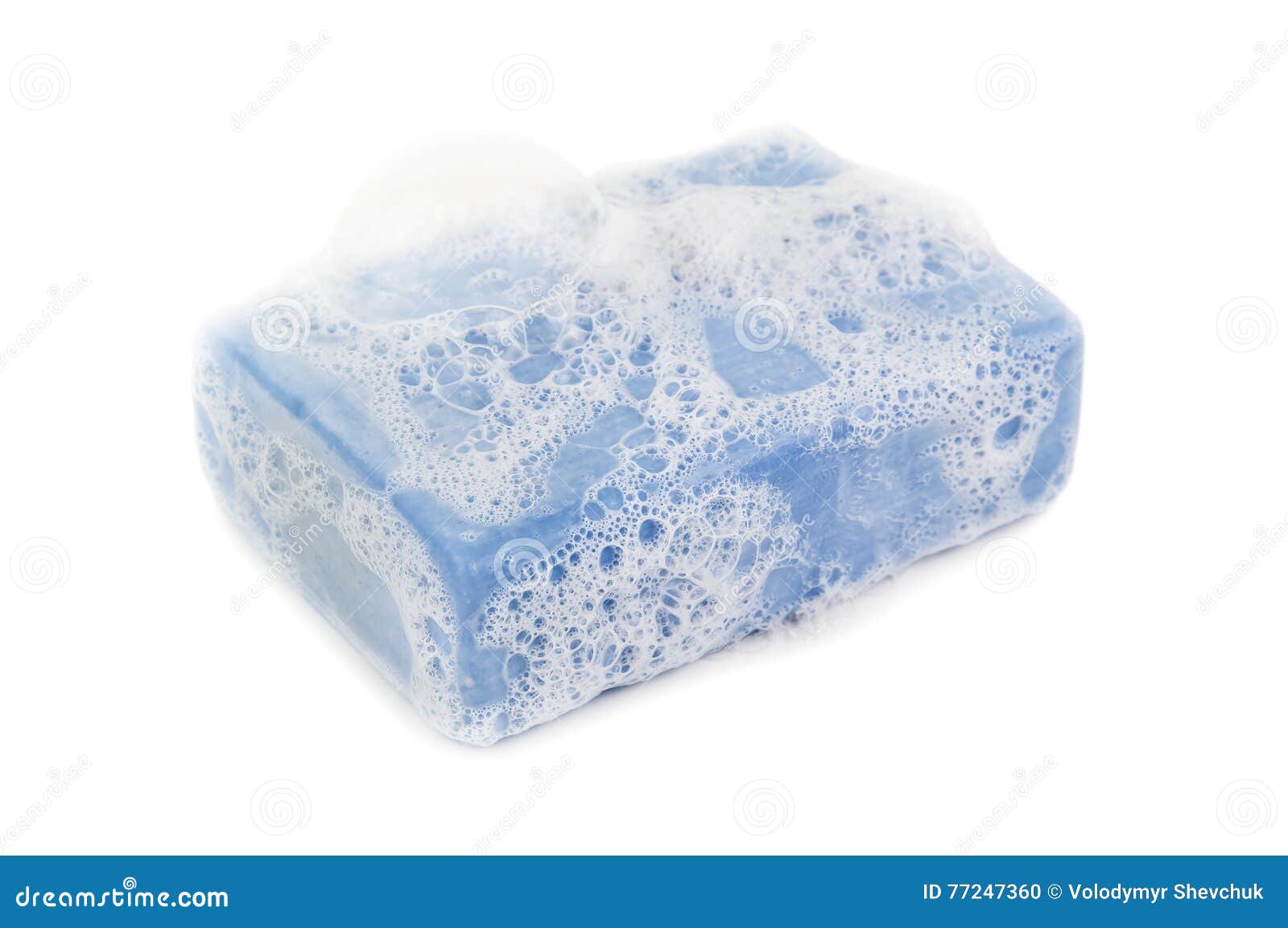 Mousse sur le savon bleu photo stock. Image du hygiène - 77247360