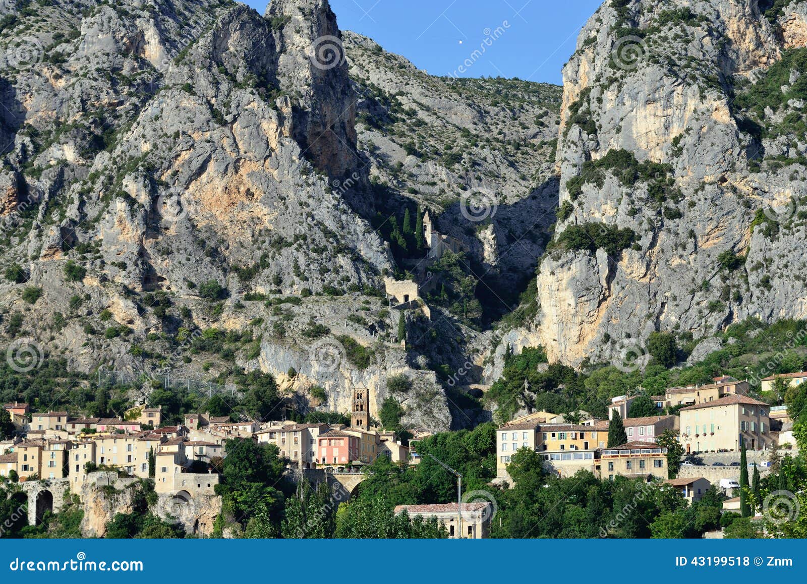 Moustiers Sainte Marie photo stock. Image du cote, médiéval - 43199518