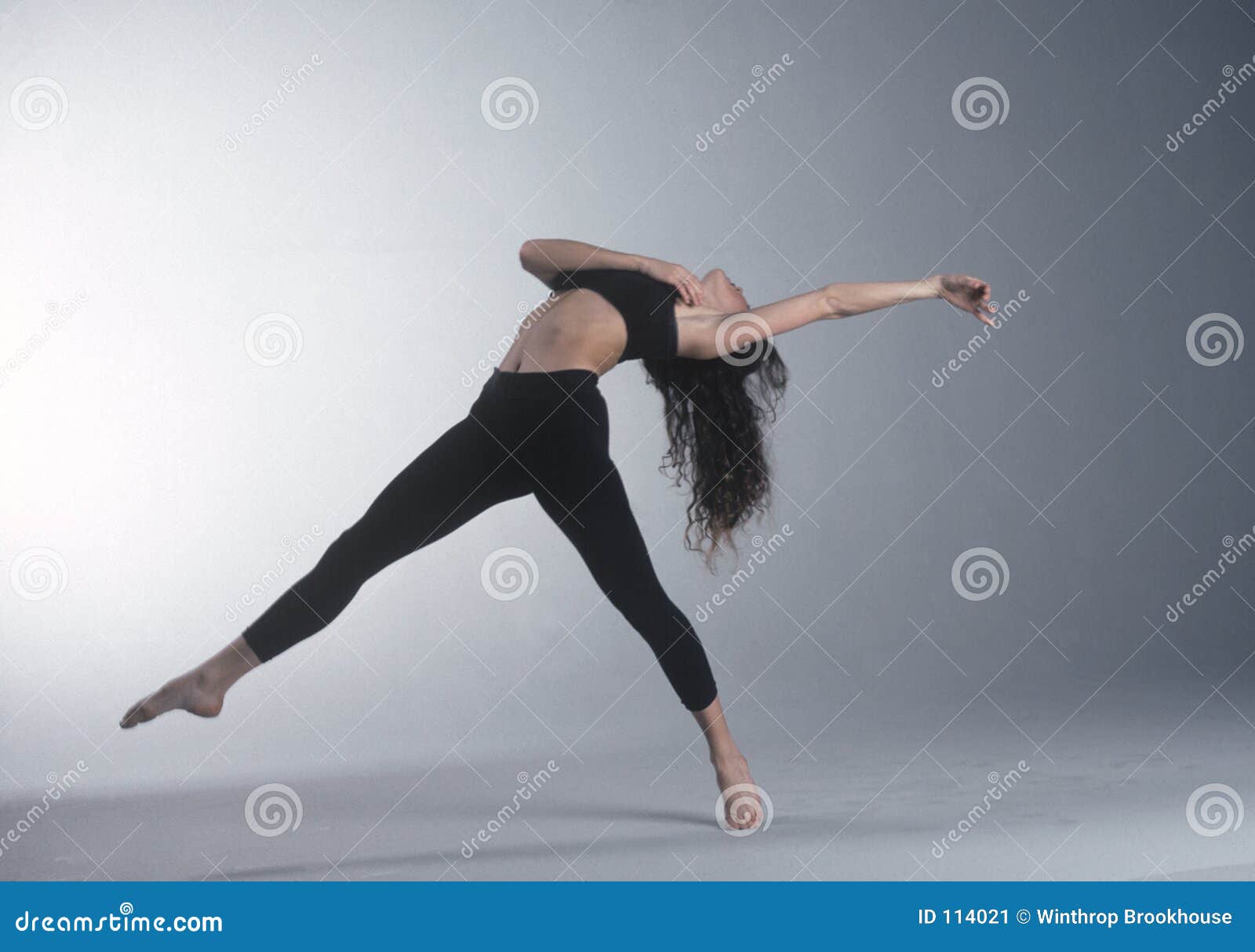 Mouvement brusque image stock. Image du beauté, aérobie - 114021