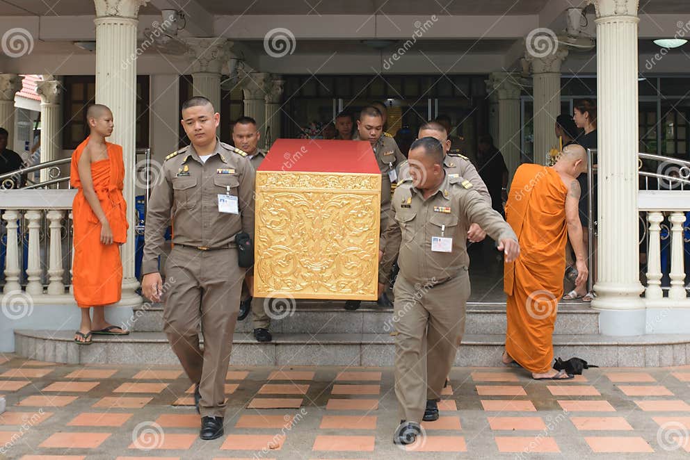Move Coffin cremation editorial photo. Image of religion - 180290621