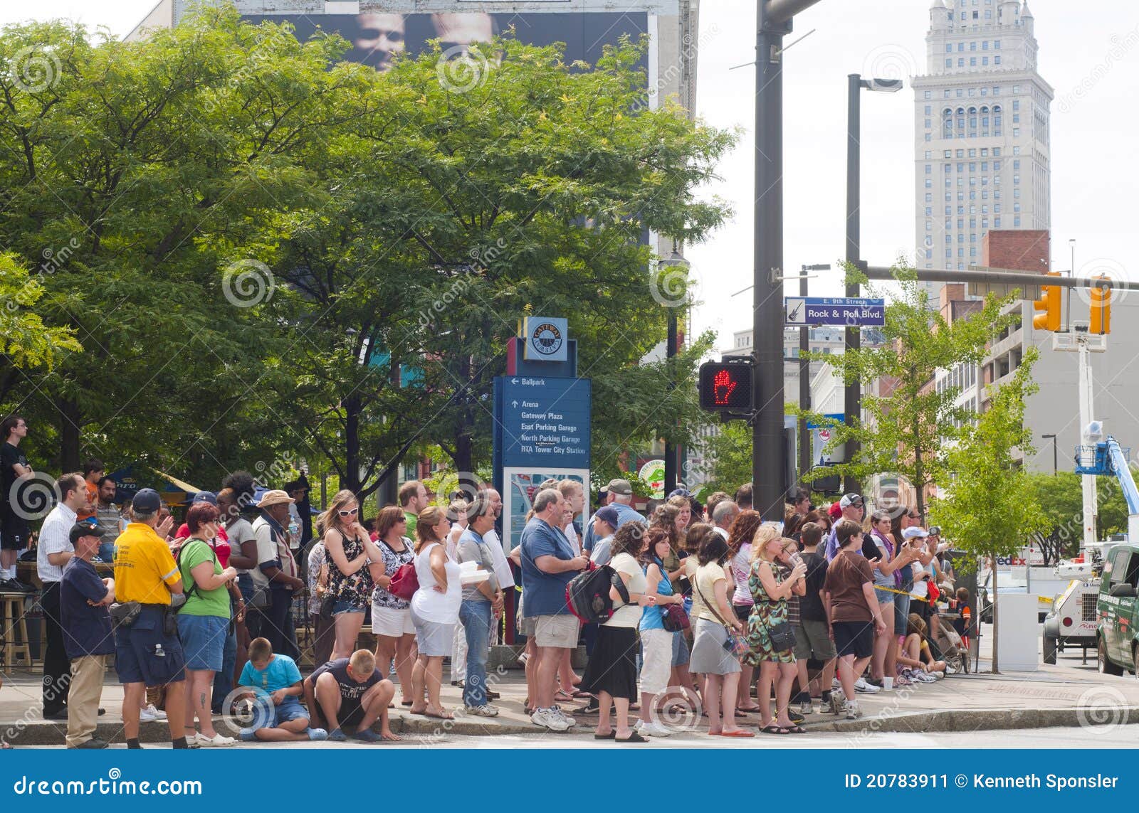 Movie spectators editorial photo. Image of gawkers, shoot - 20783911