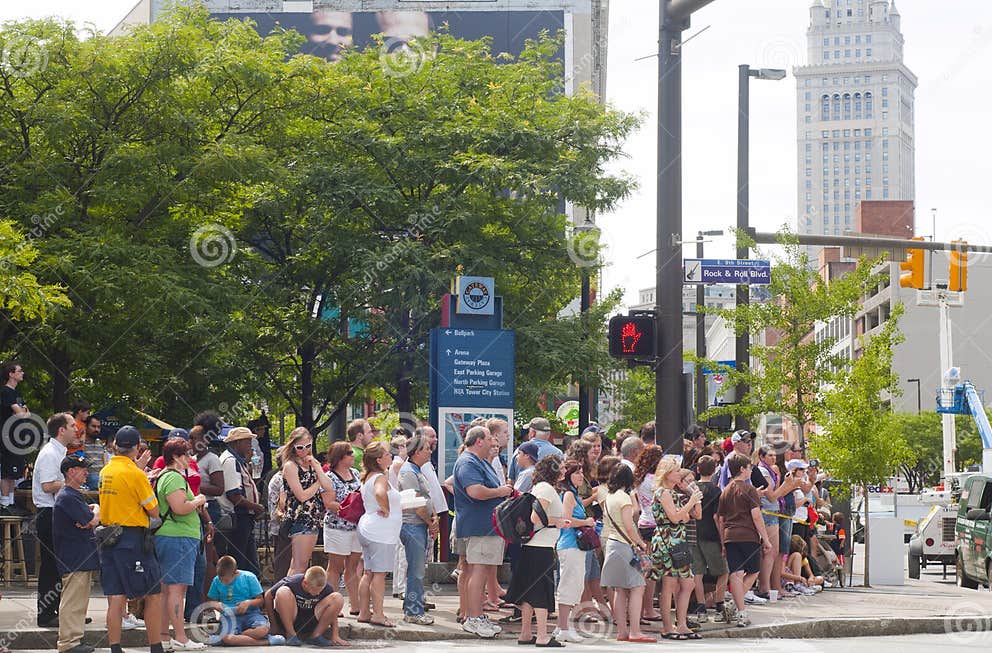 Movie spectators editorial photo. Image of gawkers, shoot - 20783911