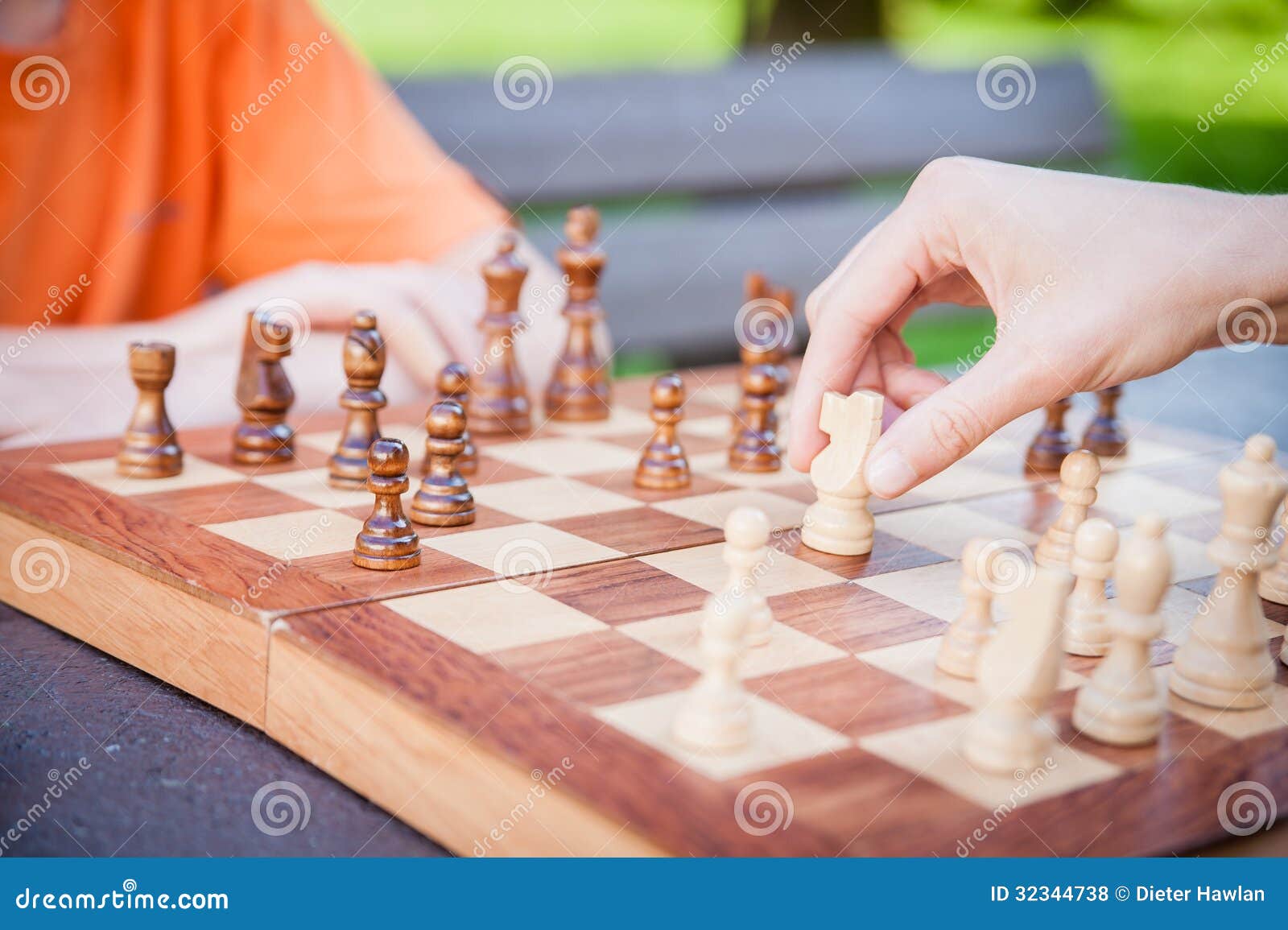 Movimento di scacchi fotografia stock. Immagine di parco - 32344738