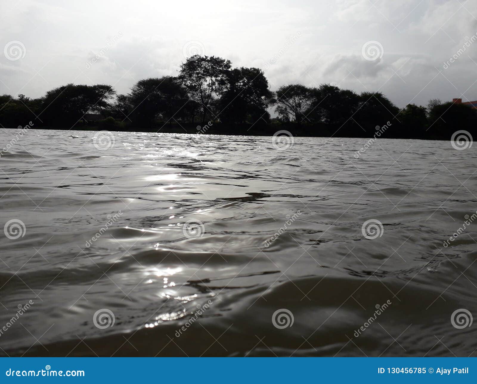 Movimientos de Rivery imagen de archivo. Imagen de hierro - 130456785