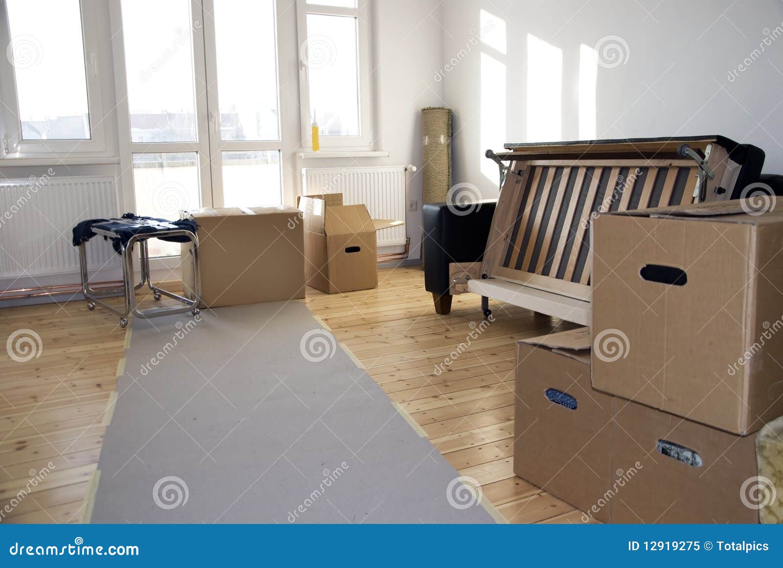Moving stock image. Image of relocation, room, sofa, house - 12919275