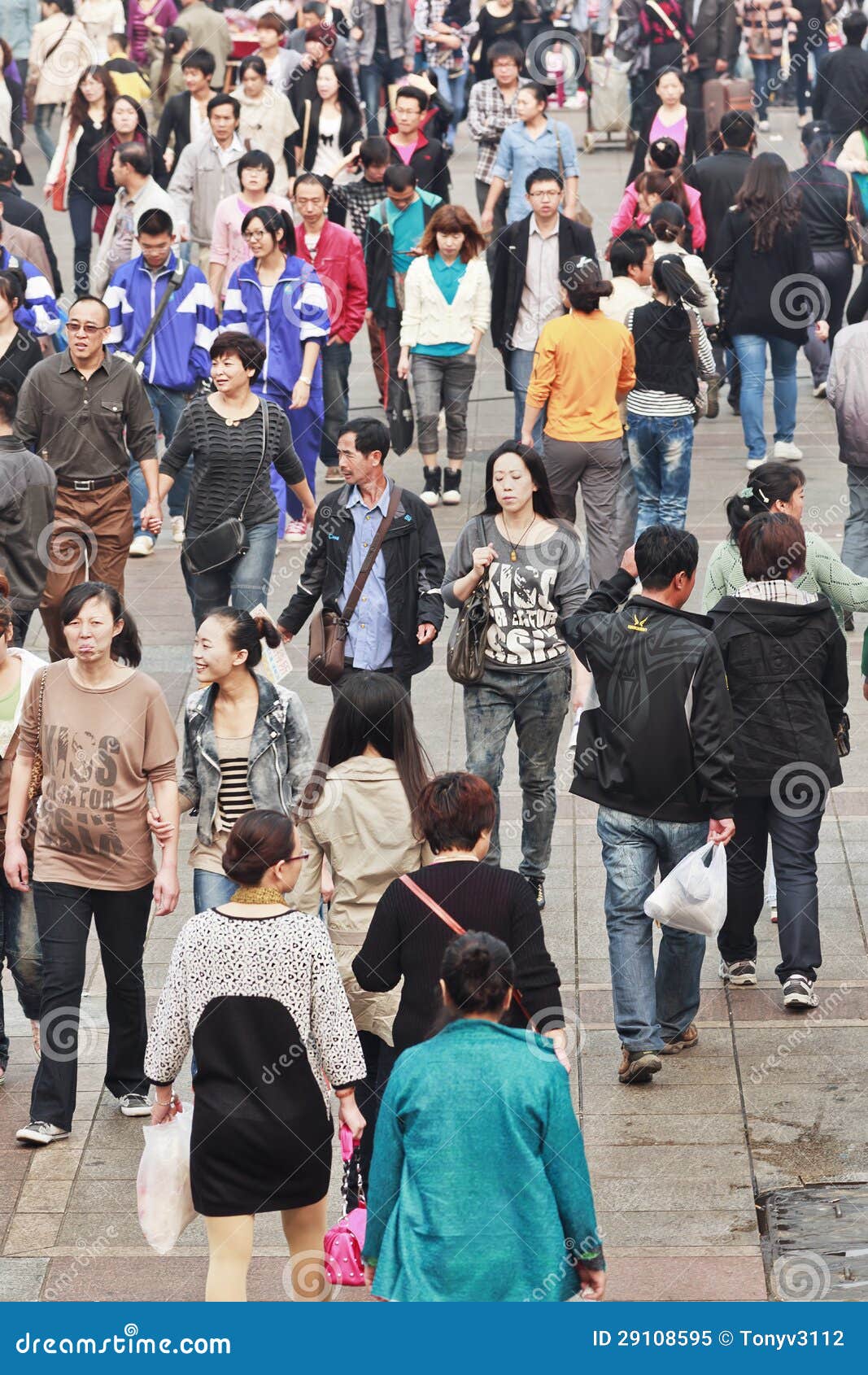 Moving Crowd in Dalian, China Editorial Image - Image of movement, asia ...