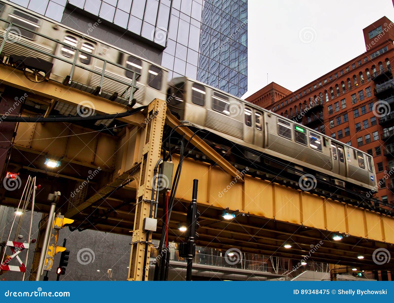 Moving Green Line Elevated El Train, Part of Chicago`s Iconic Transit ...