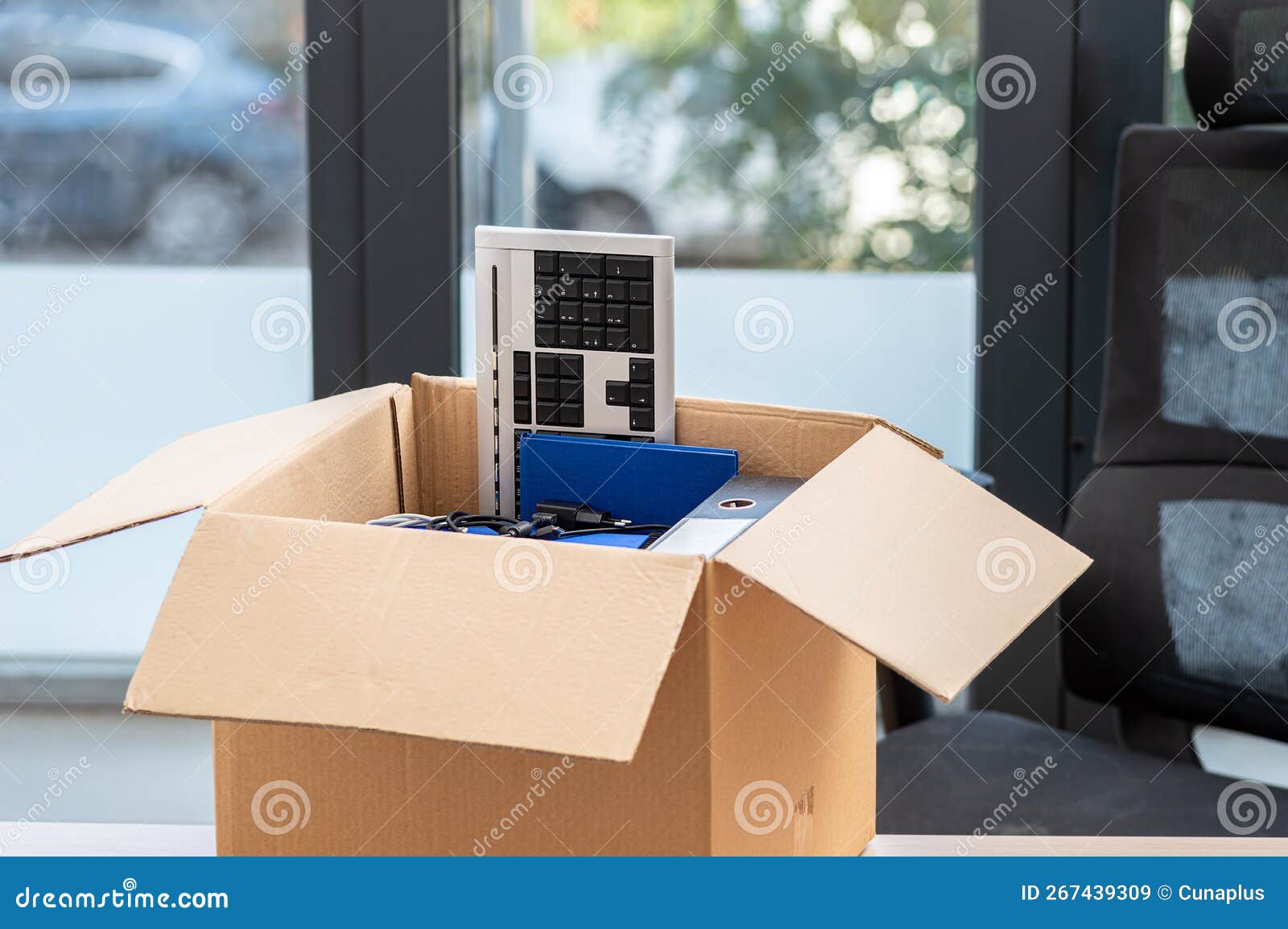 Moving Office and Packing Belongings Stock Image - Image of loss, house ...