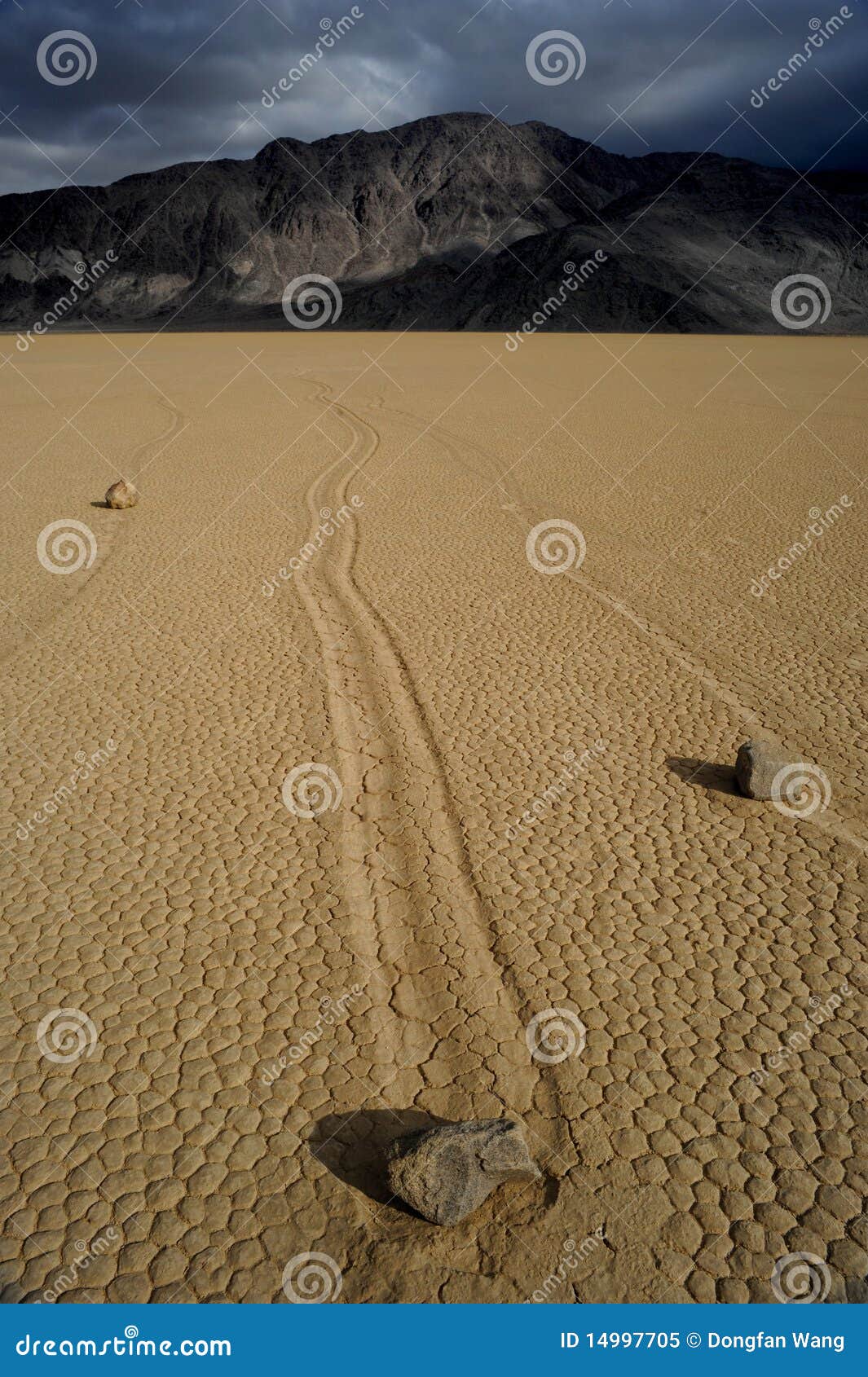 Moving Stone in the Desert of Death Valley Stock Image - Image of ...