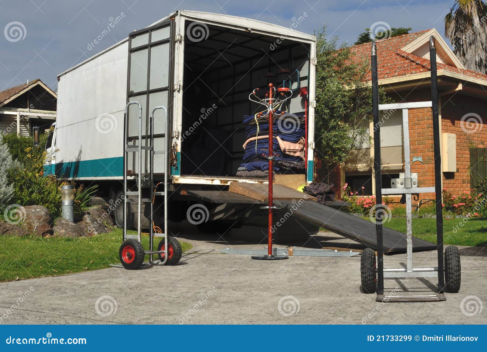 Moving truck stock image. Image of lorry, relocate, load - 21733299