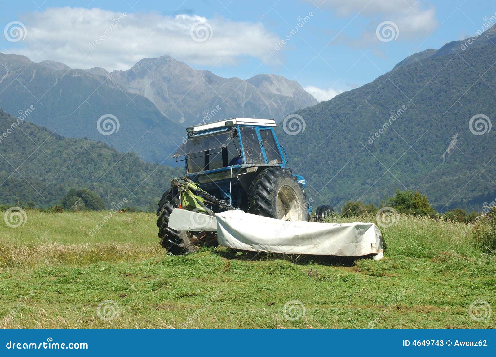 Mowing pasture stock image. Image of farms, growing, pasture - 4649743
