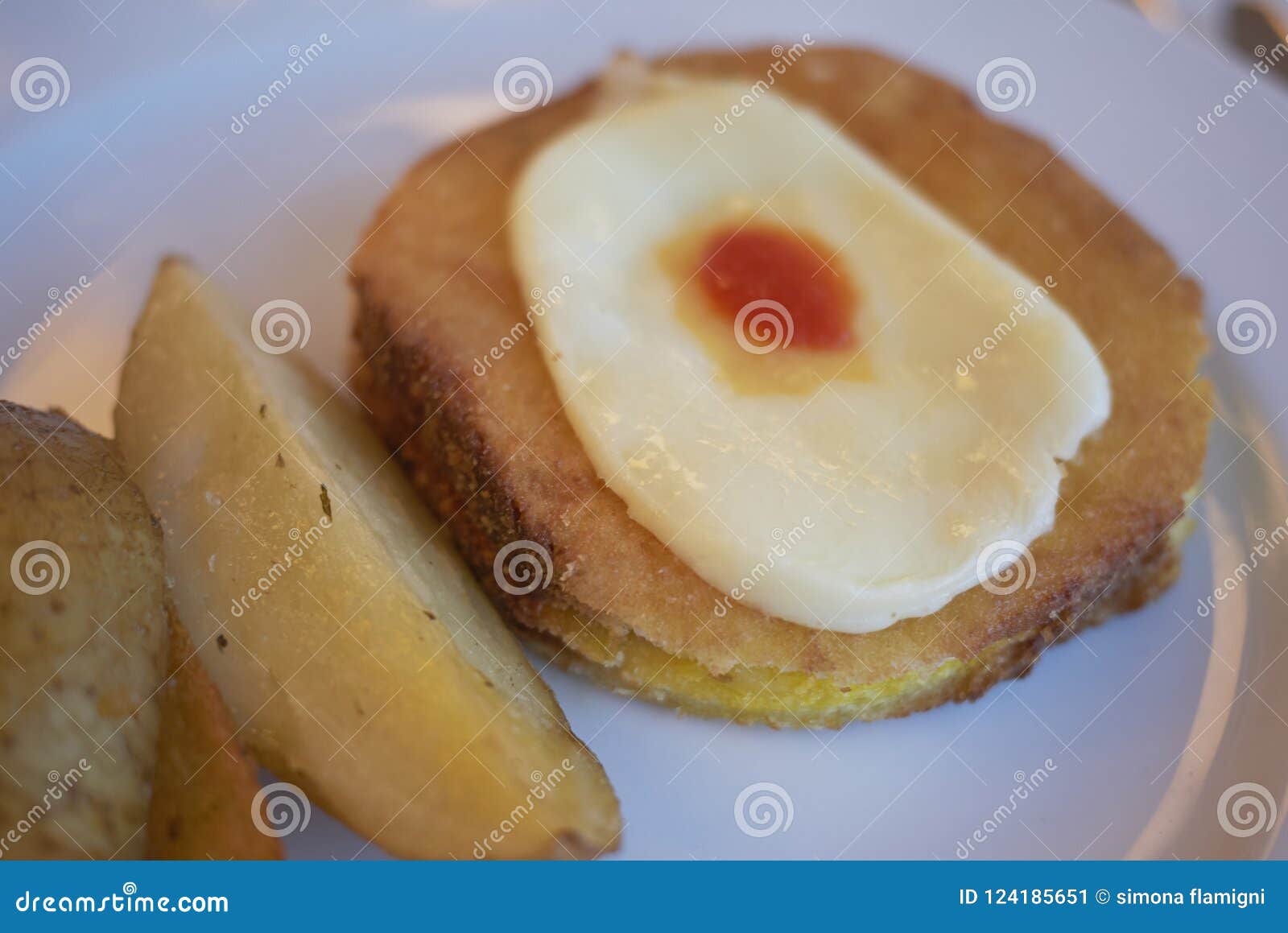 Mozzarella in carrozza stock image. Image of mediterranean - 124185651