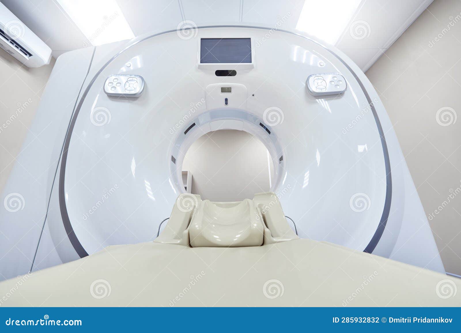 MRI - Magnetic Resonance Imaging Equipment Stock Photo - Image of ...