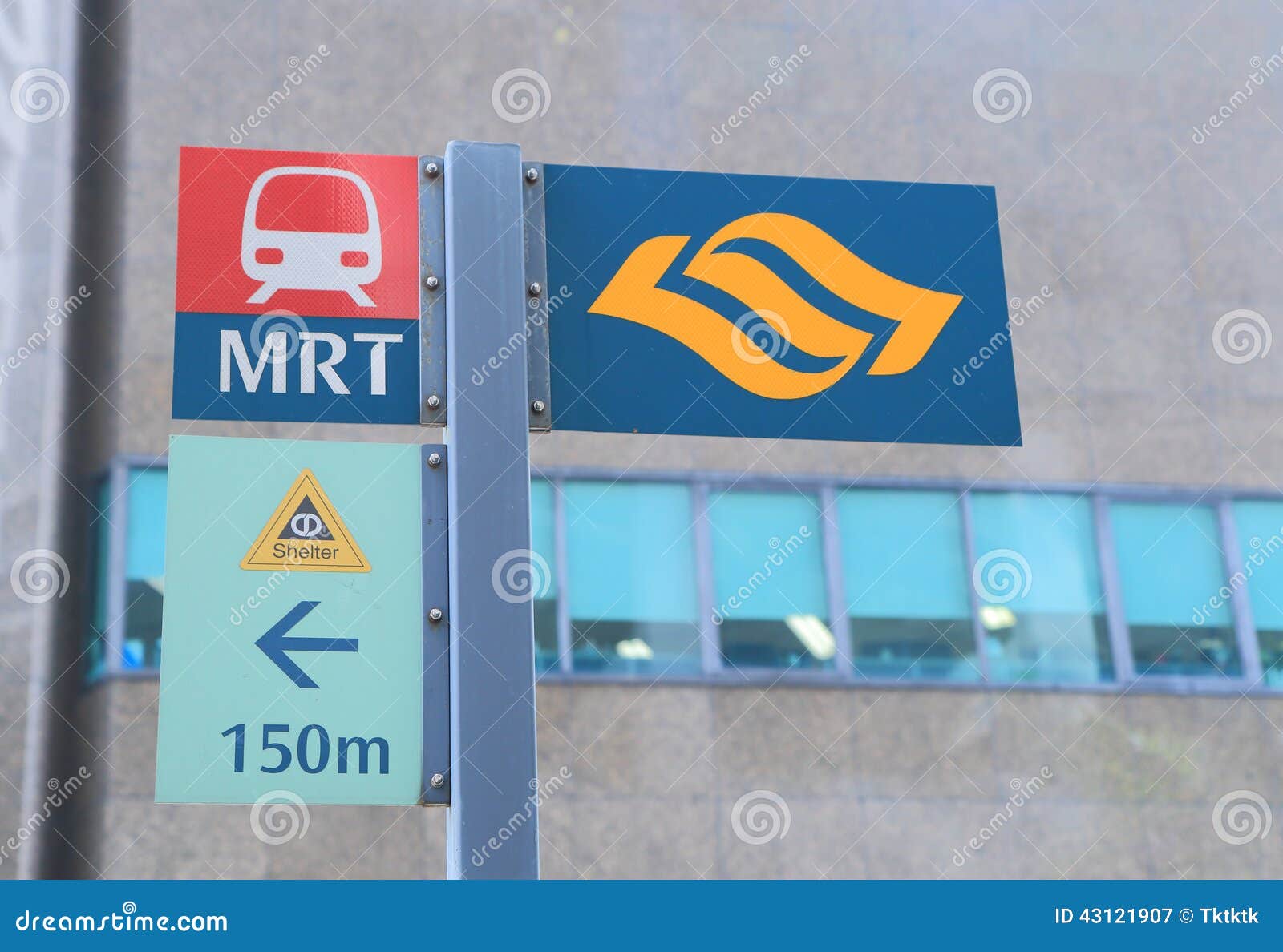 MRT Singapore train system editorial photography. Image of vacation ...