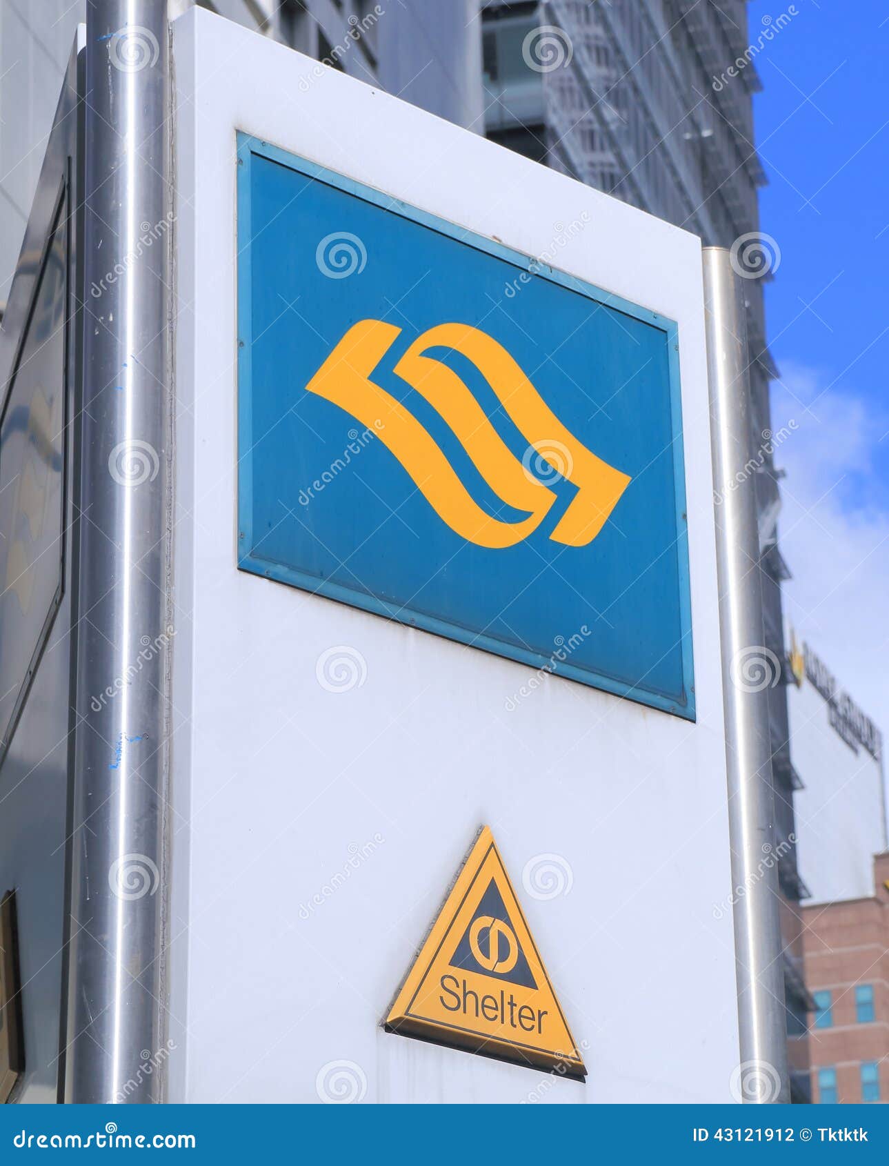 MRT Singapore train system editorial photography. Image of underground ...