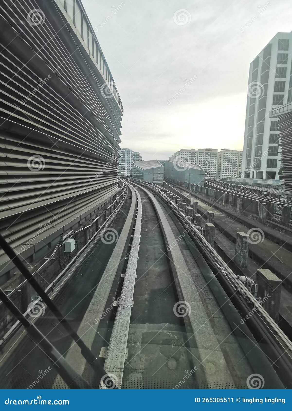 Mrt subway building stock image. Image of landmark, vehicle - 265305511