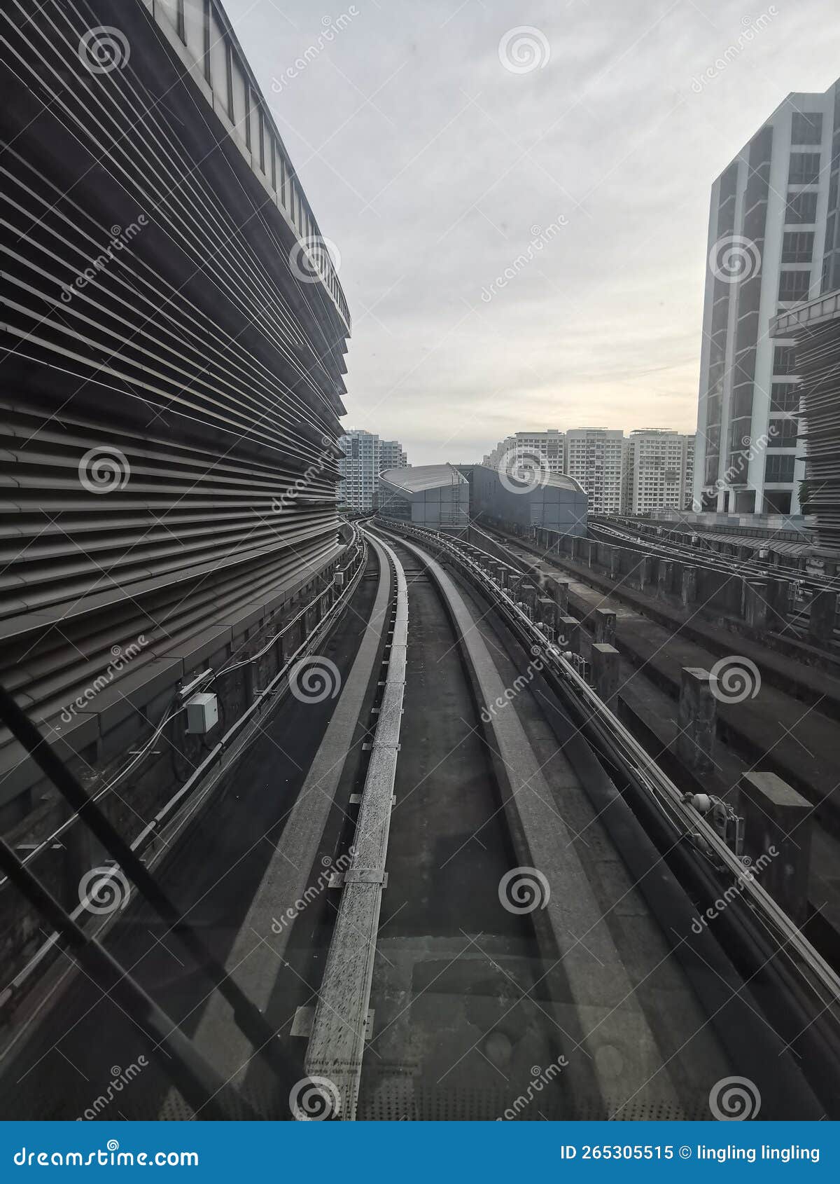 Mrt subway building stock image. Image of track, lane - 265305515