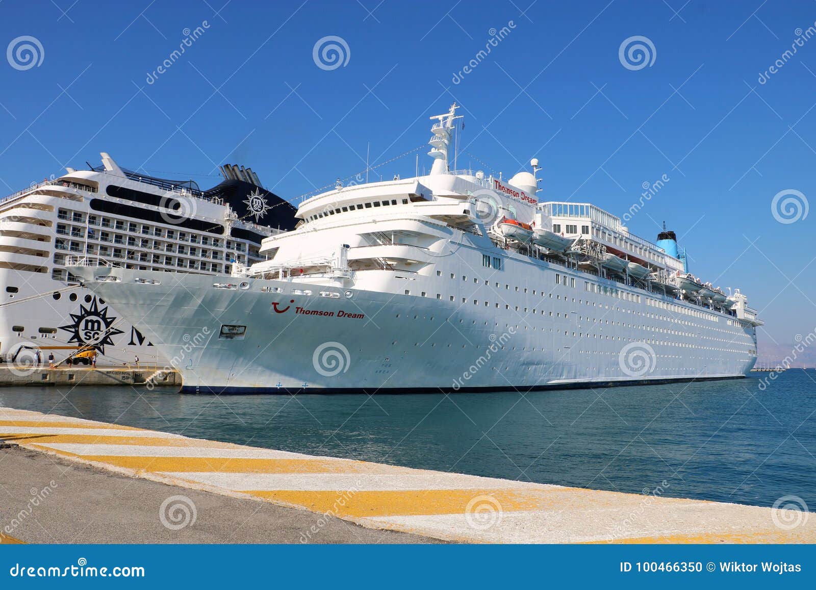 Ms Thomson Dream Della Nave Da Crociera Immagine Editoriale - Immagine ...