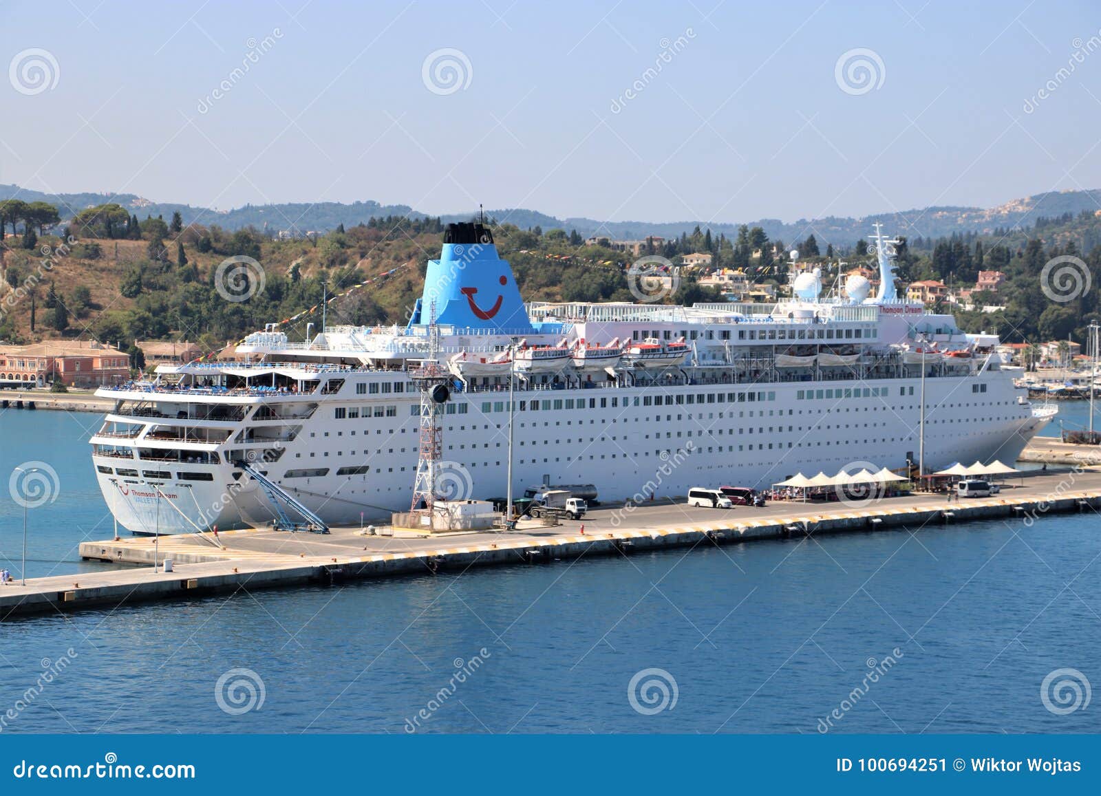 MS Thomson Dream Do Navio De Cruzeiros Foto Editorial - Imagem de longo ...