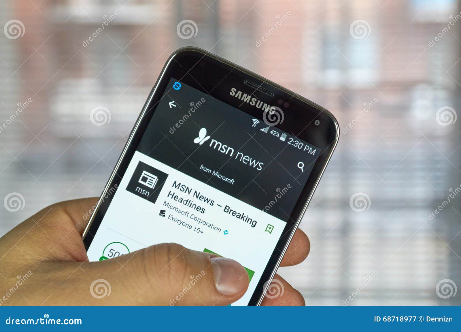 MSN mobile app editorial photography. Image of account - 68718977