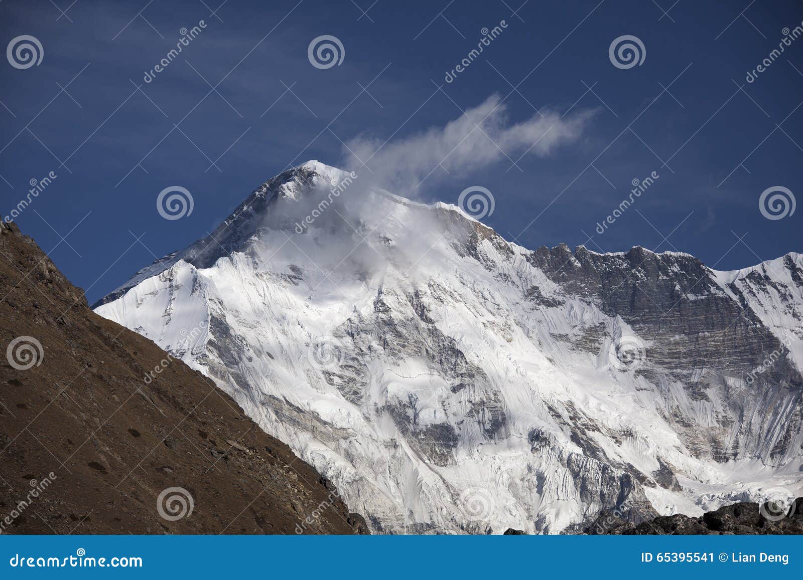 Mt Cho Oyo stock image. Image of clouds, glacier, freeze - 65395541