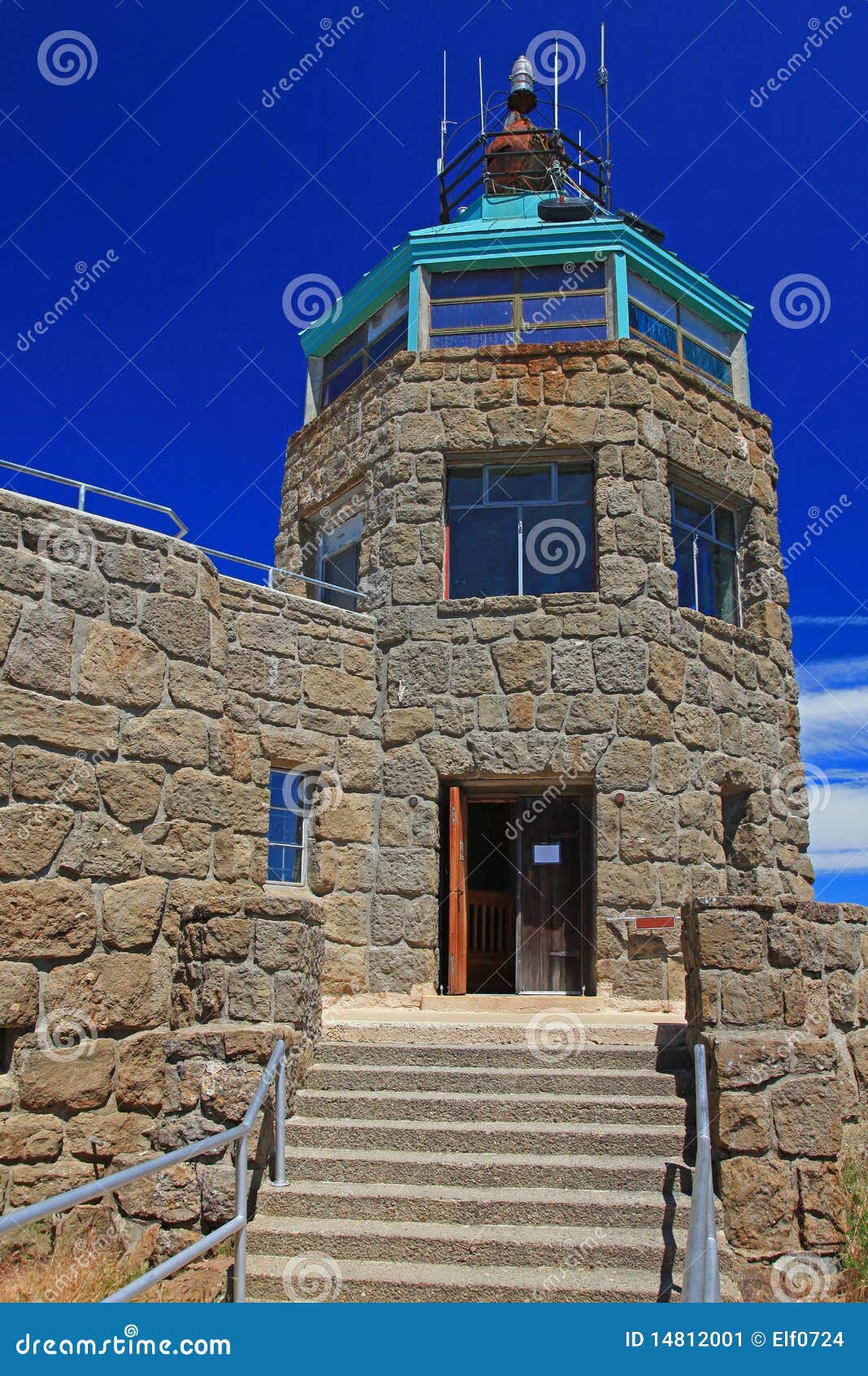 Mt. Diablo State Park Summit Museum Stock Image - Image of hill, blue ...
