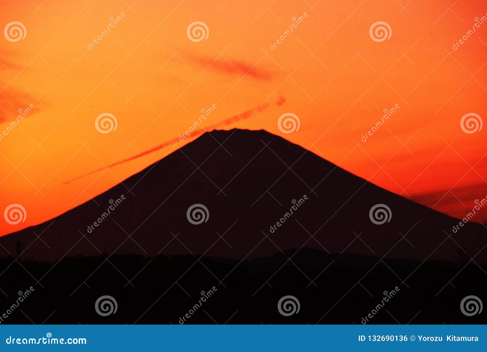 Mt.Fuji Silhouette of the Setting Sun Stock Photo - Image of mountain ...