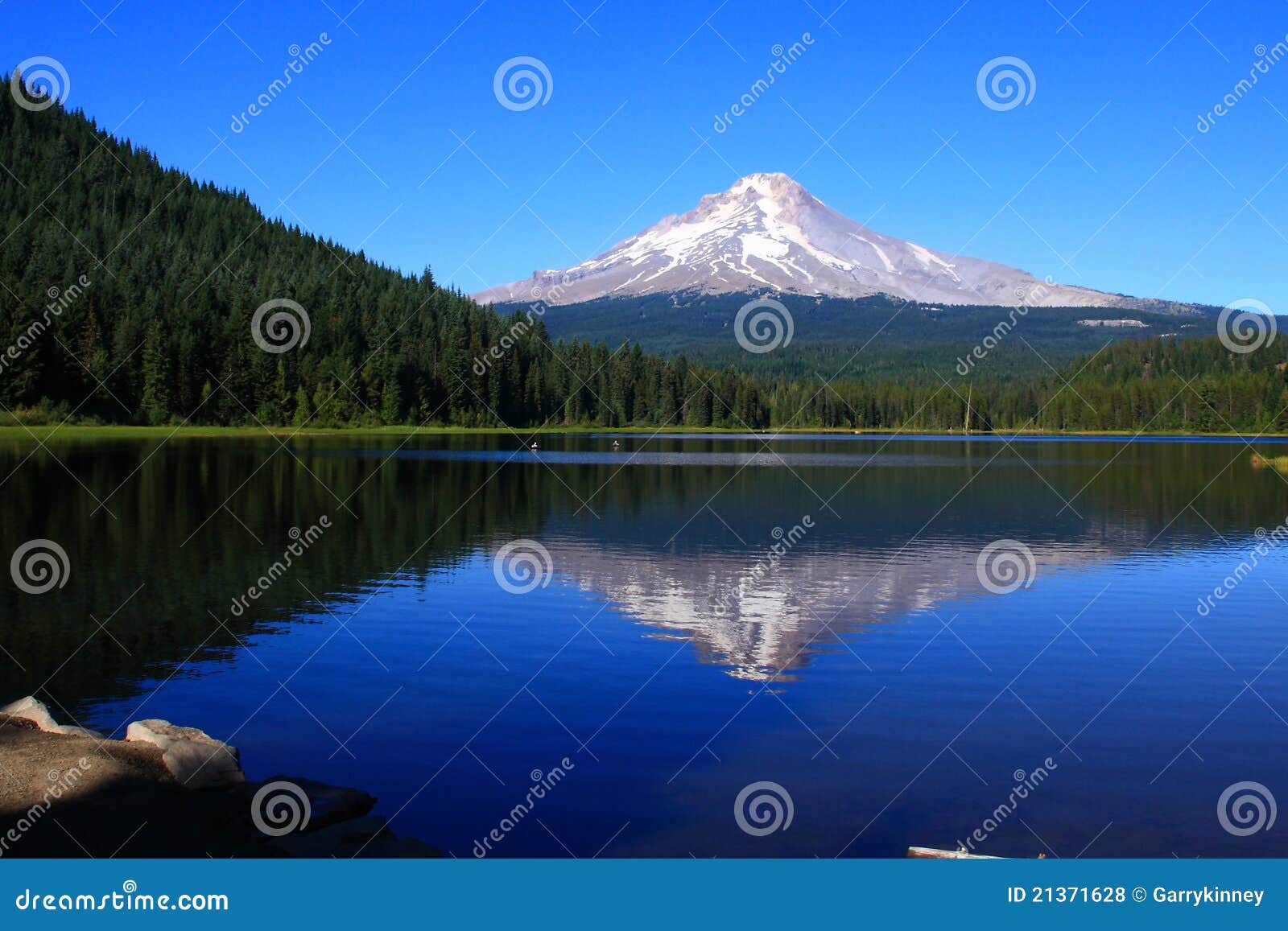 Mt. Hood Reflections stock photo. Image of lake, pretty - 21371628
