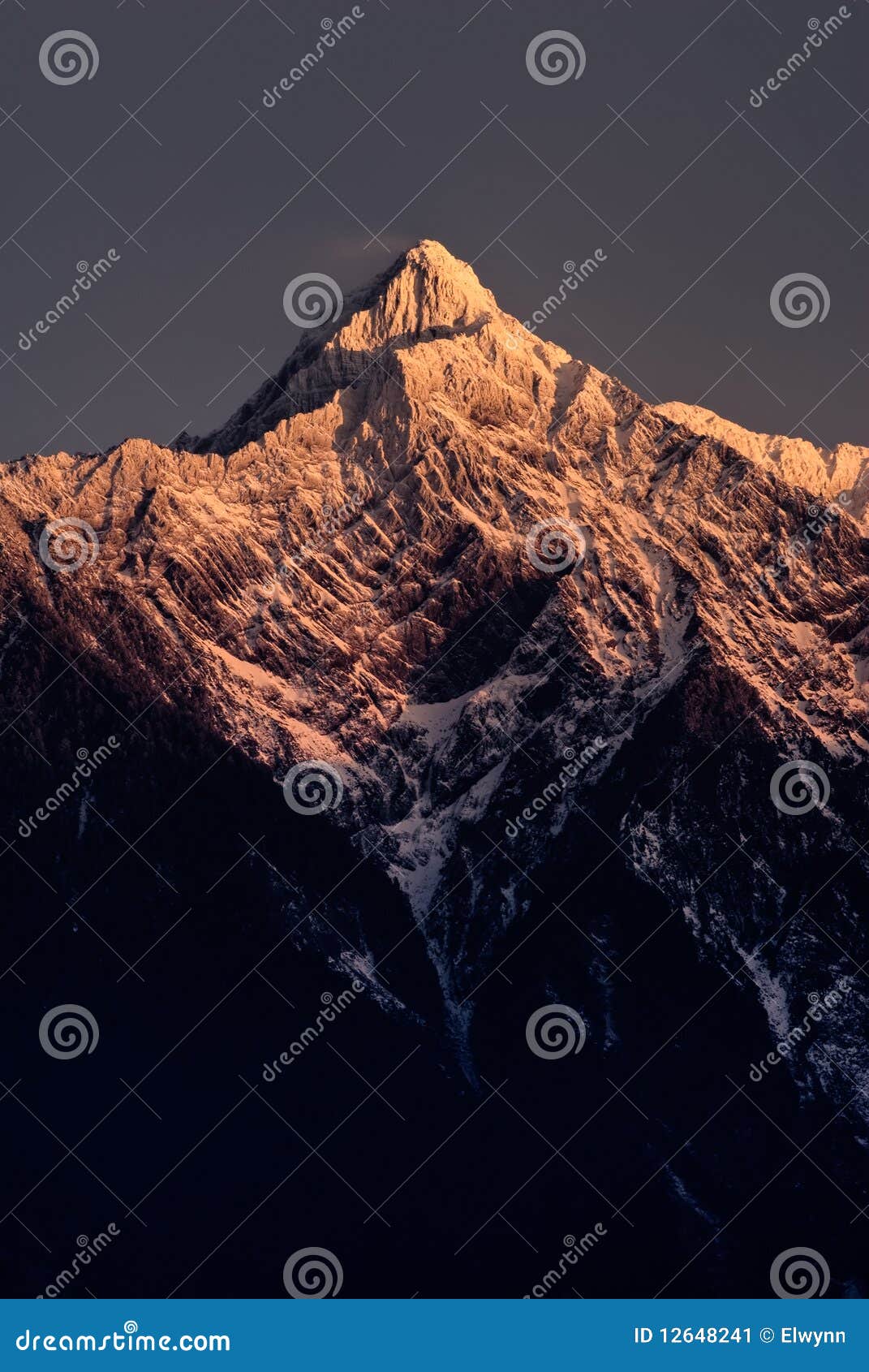 Mt. Jade peak in dawn stock image. Image of orange, autumn - 12648241