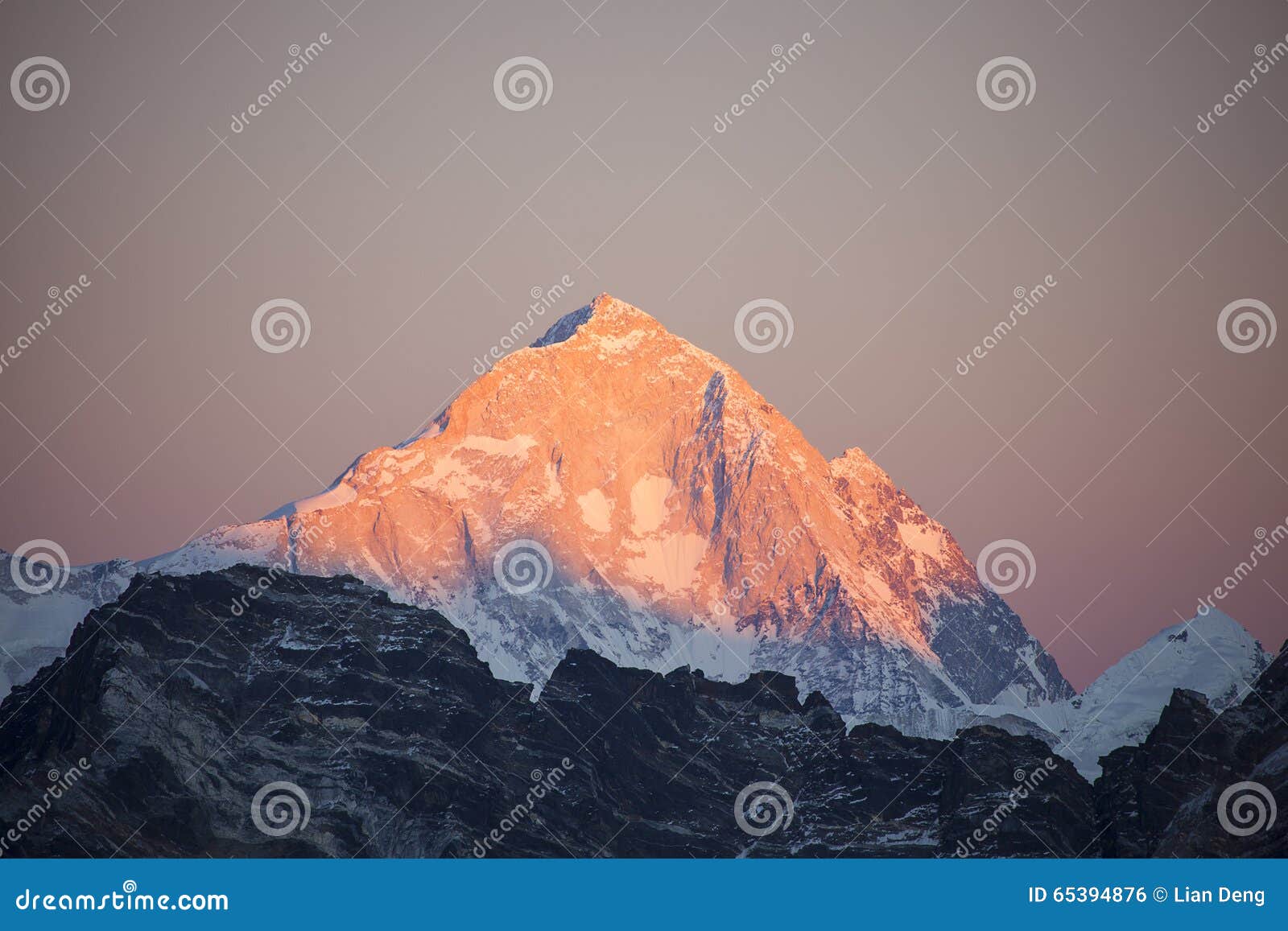 Mt Makalu sunset stock photo. Image of dangerous, nepal - 65394876