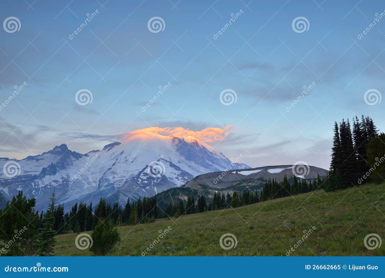 Mt. Rainier Sunrise stock image. Image of sunrise, fiery - 26662665