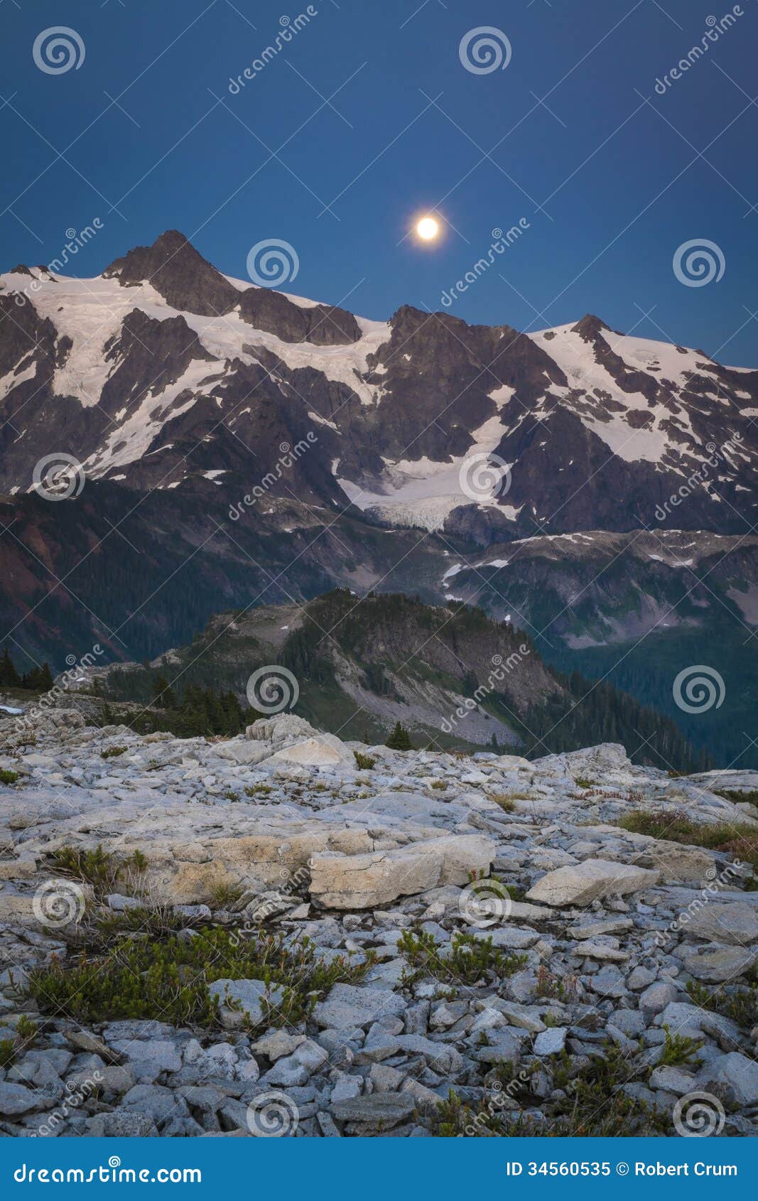 Mt Shuksan and the Rising Moon, Washington State Cascade Range Stock ...