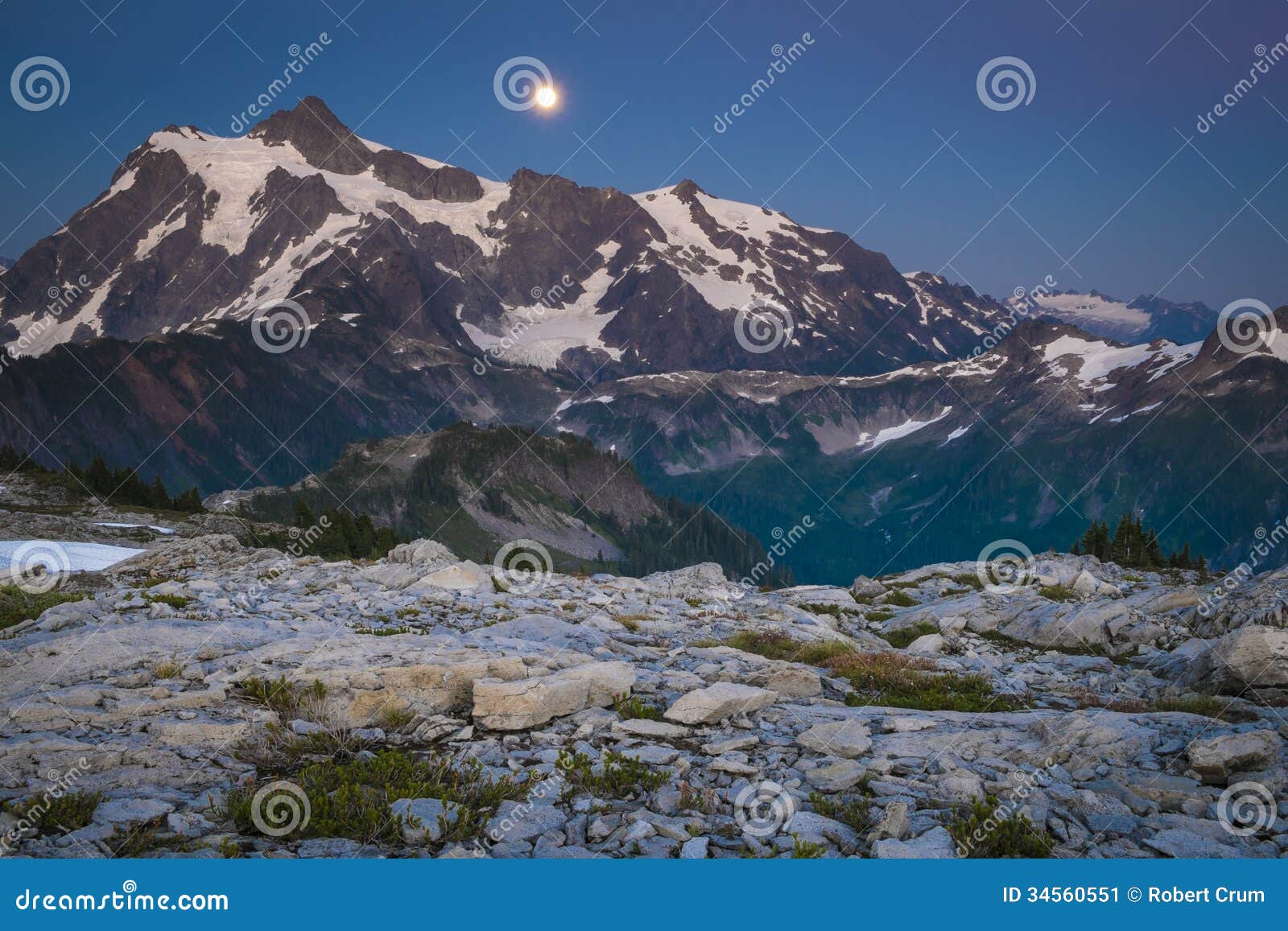 Mt Shuksan and the Rising Moon, Washington State Cascade Range Stock ...