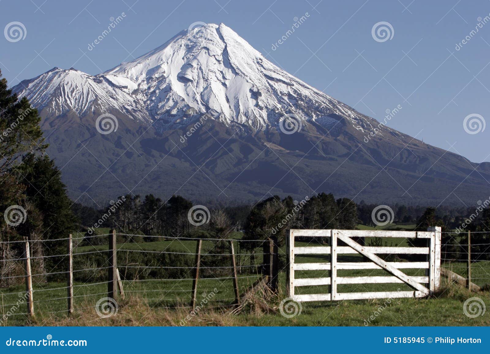 Mt Taranaki/egmont and Fence Stock Image - Image of land, trees: 5185945