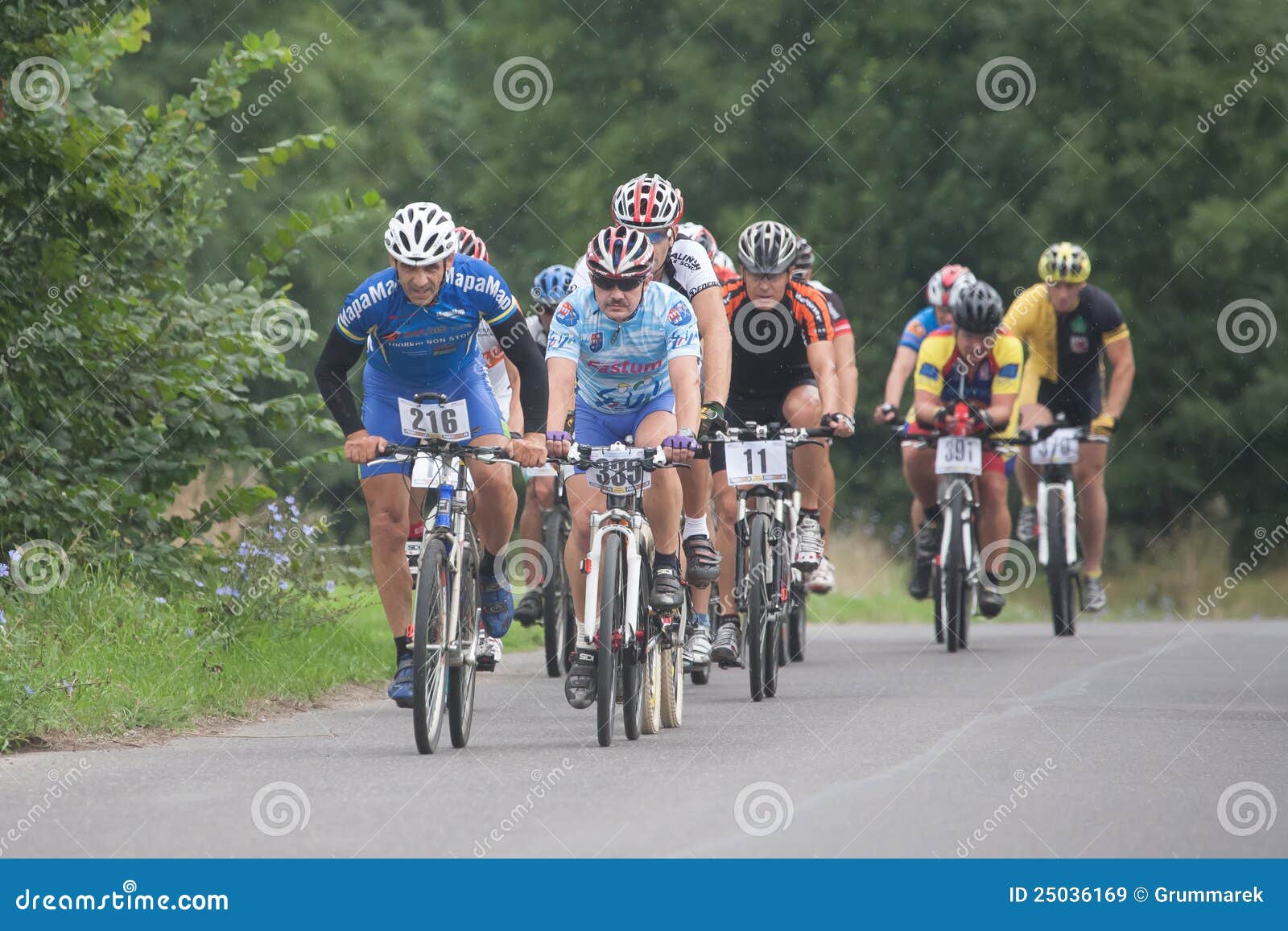 Mtb Riders in Race editorial stock image. Image of outdoors - 25036169
