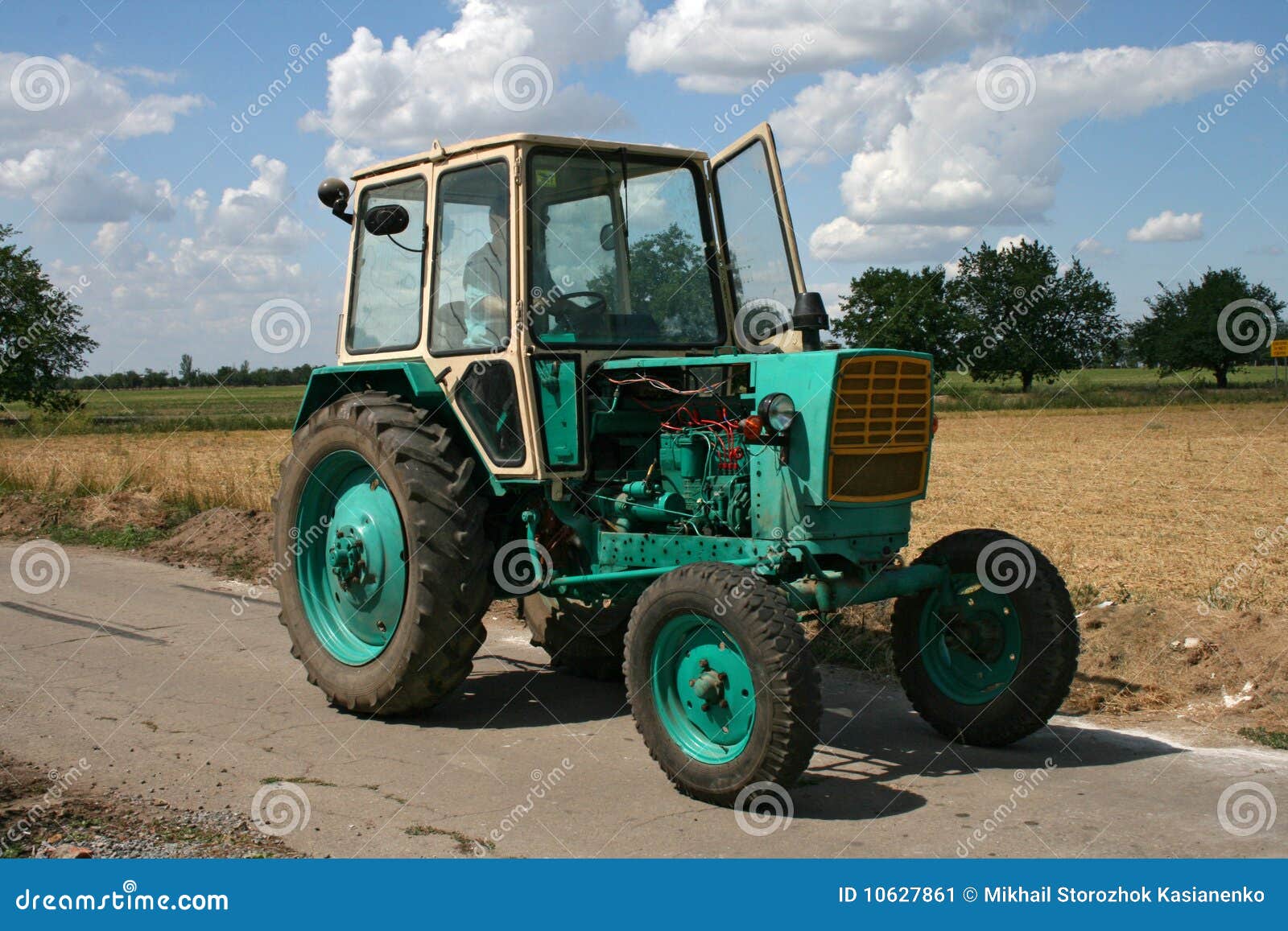MTZ-80 stock image. Image of generator, nature, harvesting - 10627861