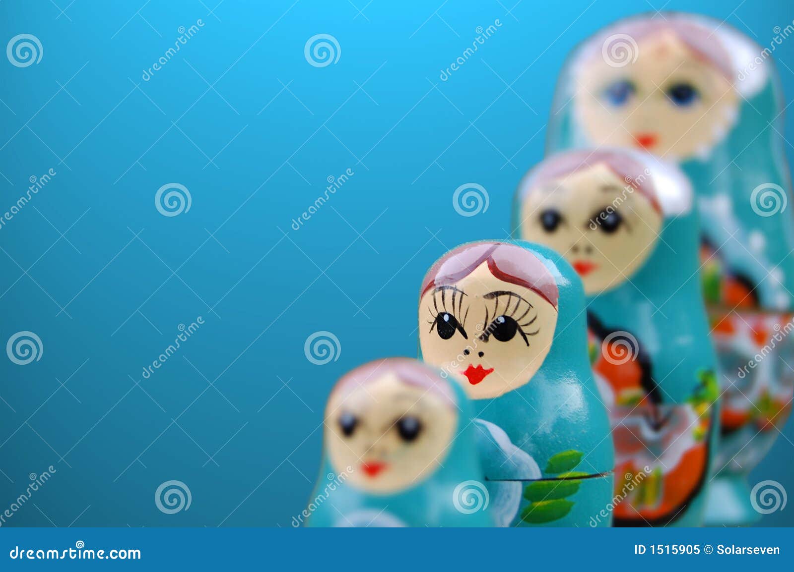 Muñecas rusas azules imagen de archivo. Imagen de perdido - 1515905