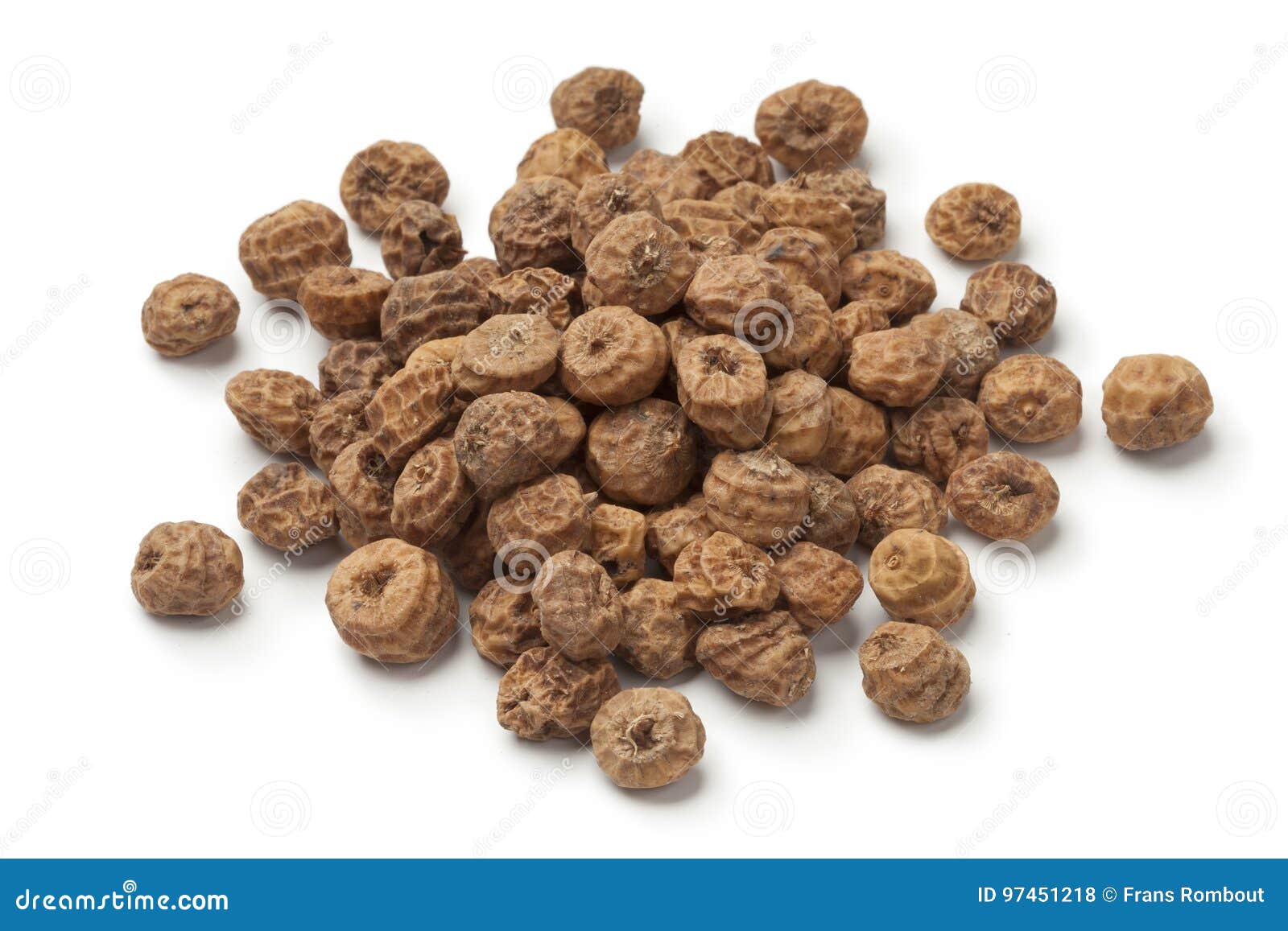 Mucchio Dei Dadi Sgusciati Del Cipero Dolce Fotografia Stock - Immagine ...