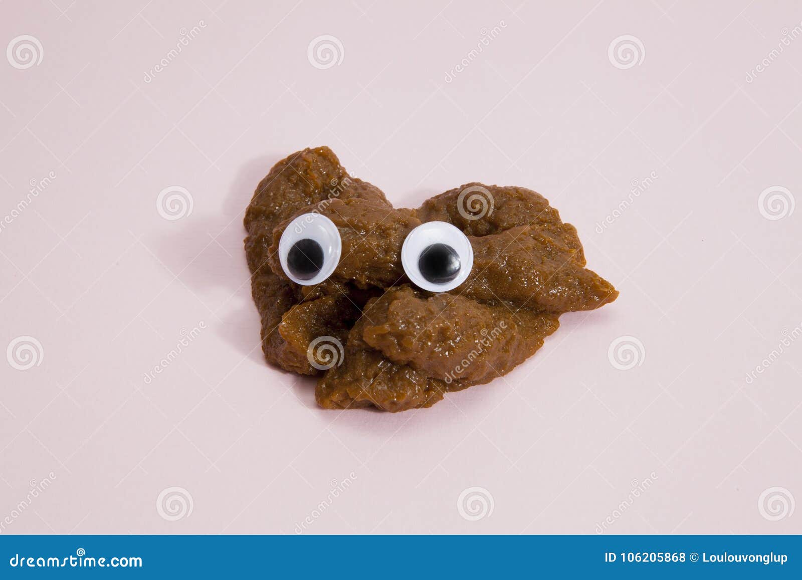 Mucchio della cacca fotografia stock. Immagine di faccia - 106205868