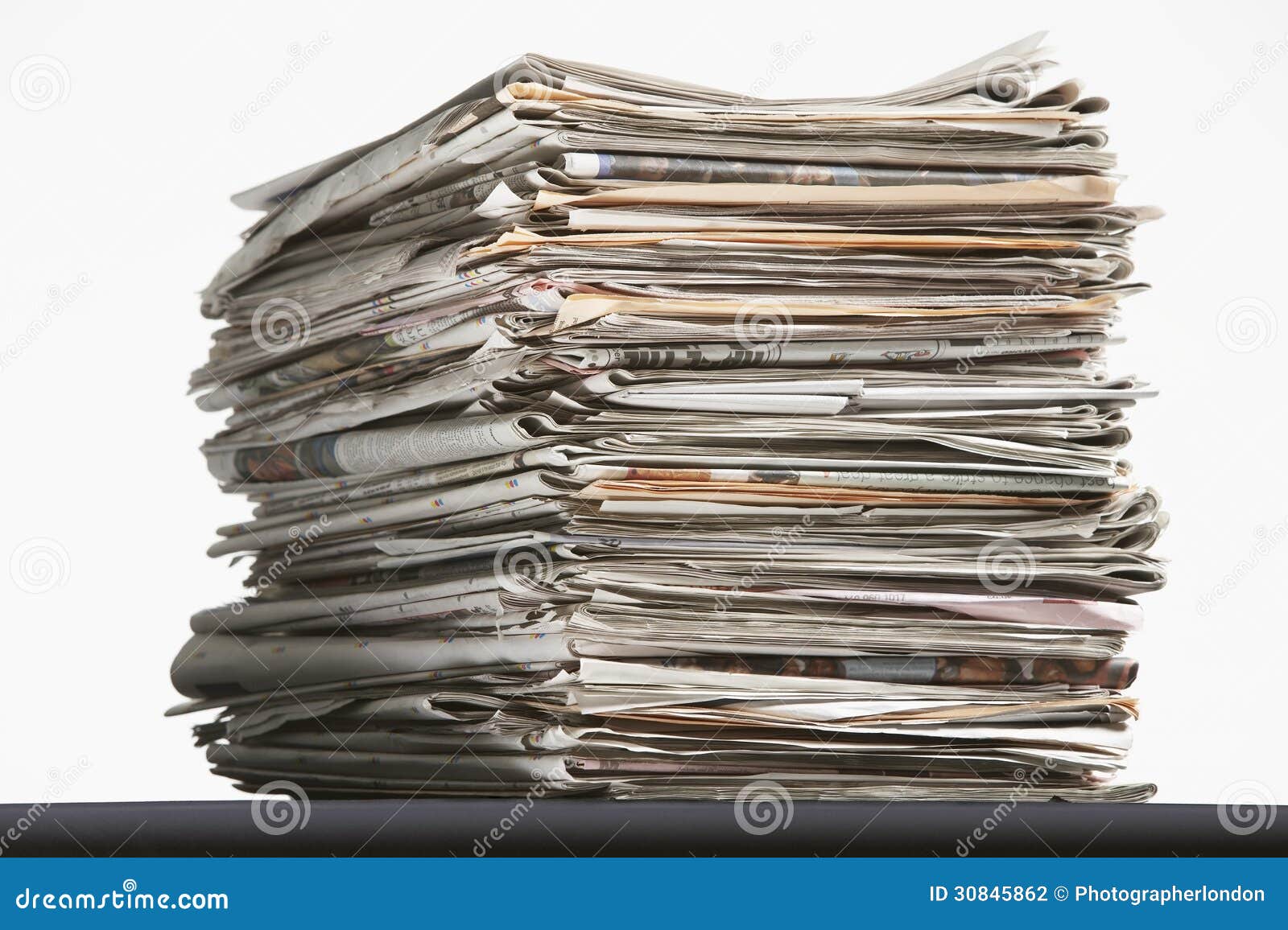 Mucchio di carta straccia fotografia stock. Immagine di colpo - 30845862