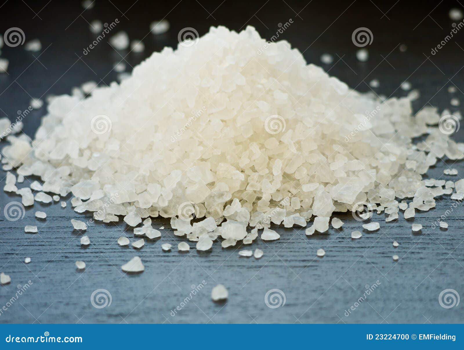 Mucchio di sale fotografia stock. Immagine di aumenti - 23224700