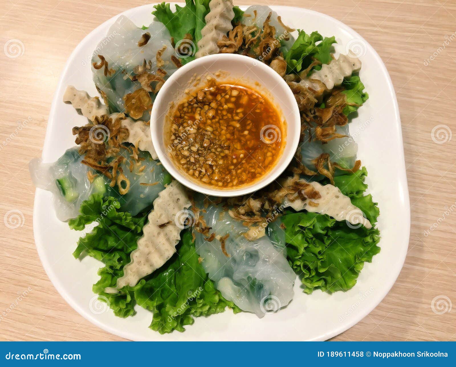 Mucha Comida En La Mesa Lista Para Comer Foto de archivo - Imagen de ...