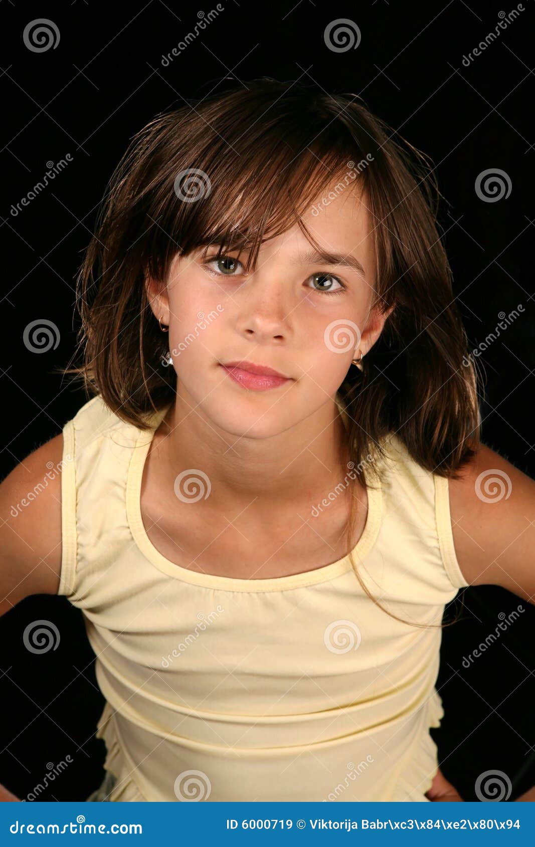 Muchacha imagen de archivo. Imagen de cara, morena, retrato - 6000719