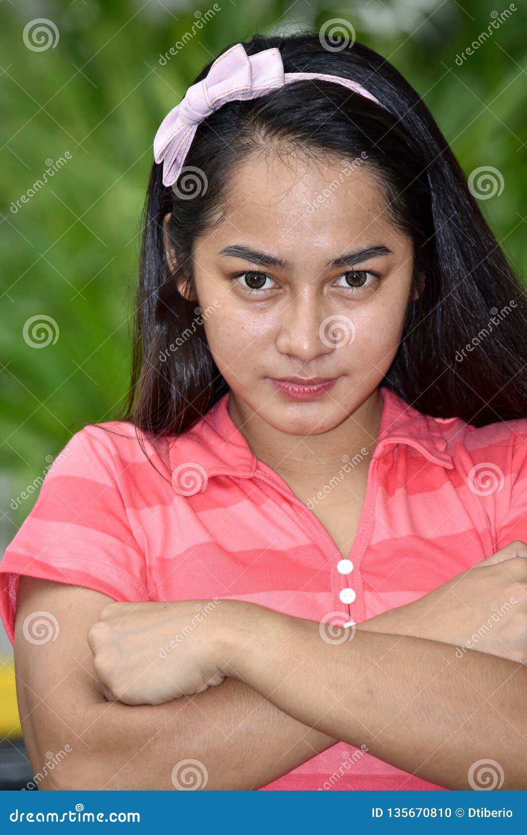 Muchacha Adolescente Obstinada Foto de archivo - Imagen de hermoso ...