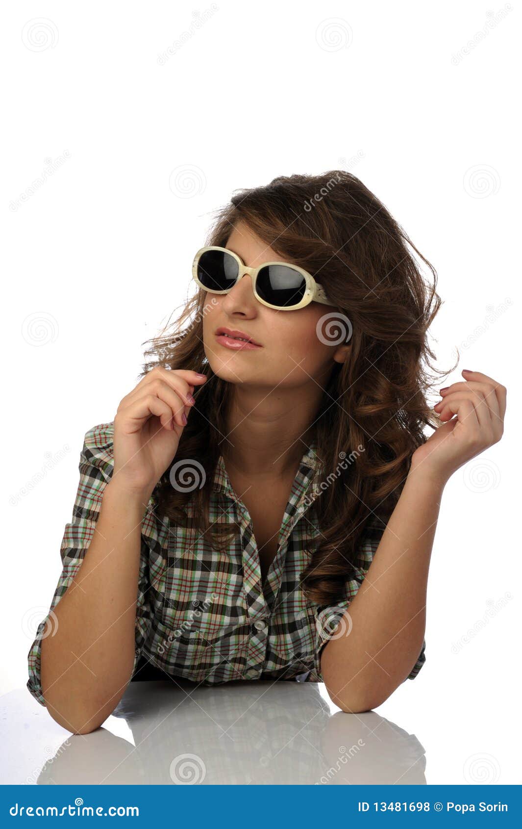 Muchacha bonita foto de archivo. Imagen de elegancia - 13481698